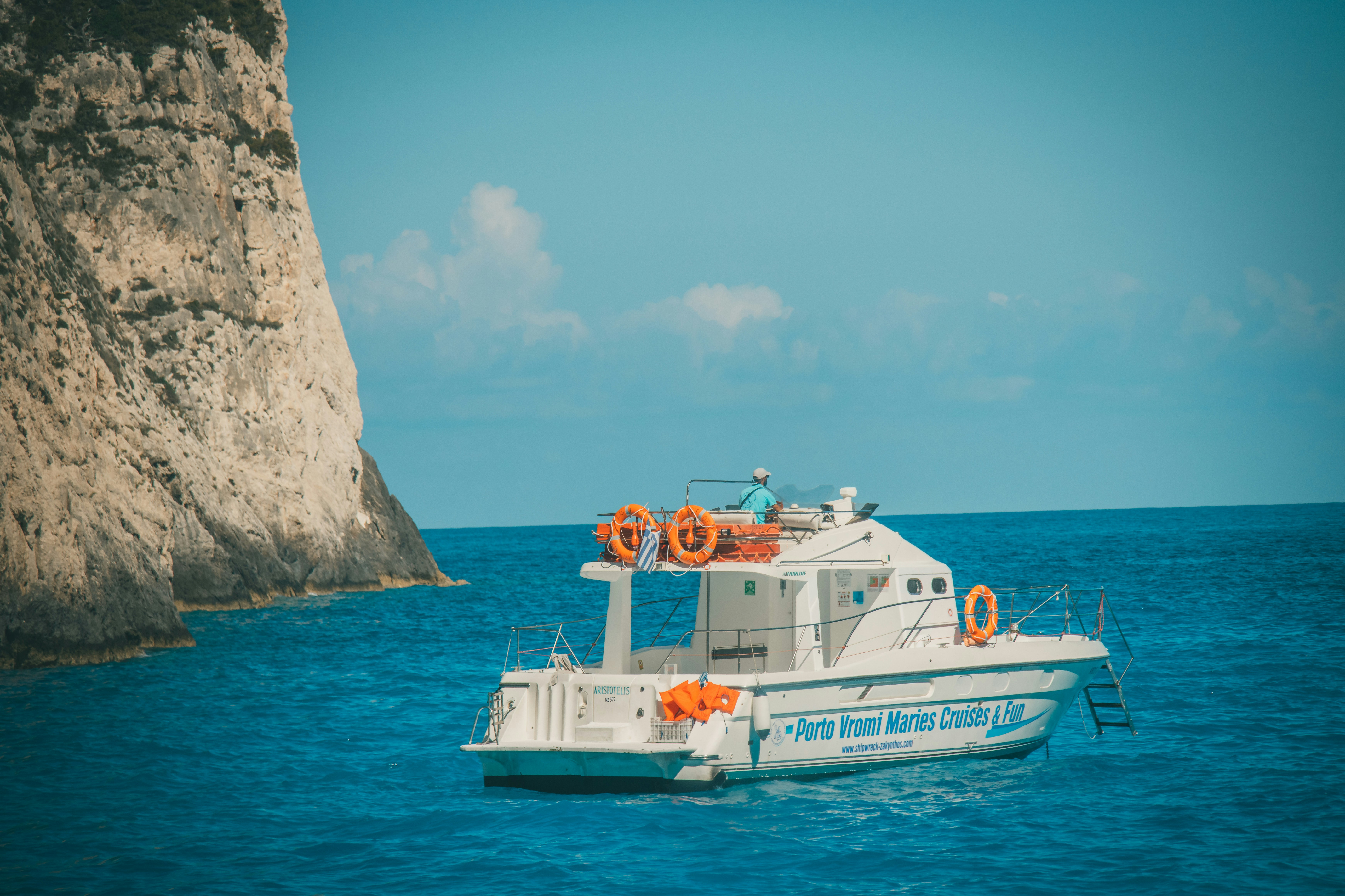 11 Aruba Boat Tour Cliffside Viewing Routes - boataruba.com