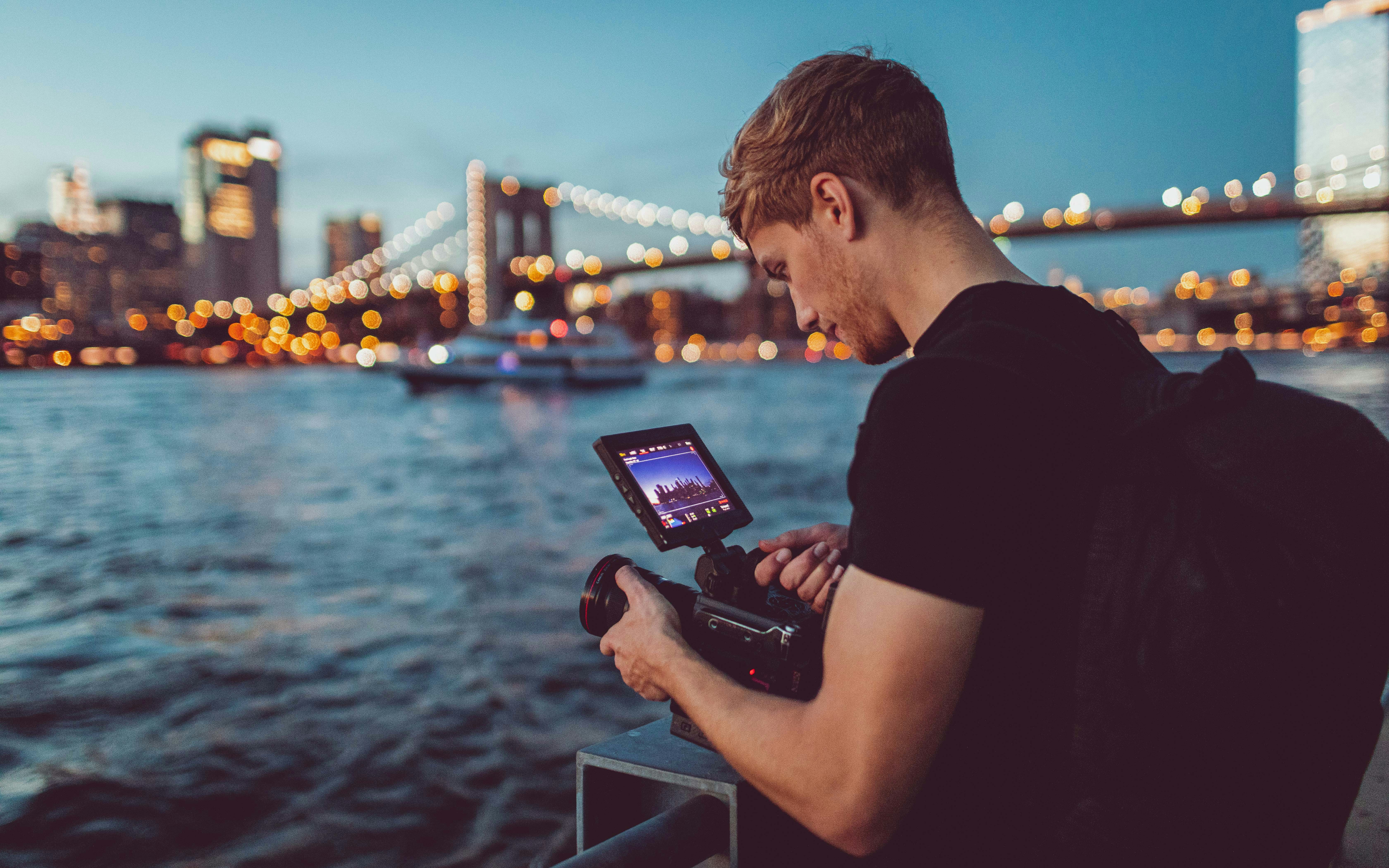 Harbor Edge Portrait: A Night Photographer Frames the Neon Skyline
