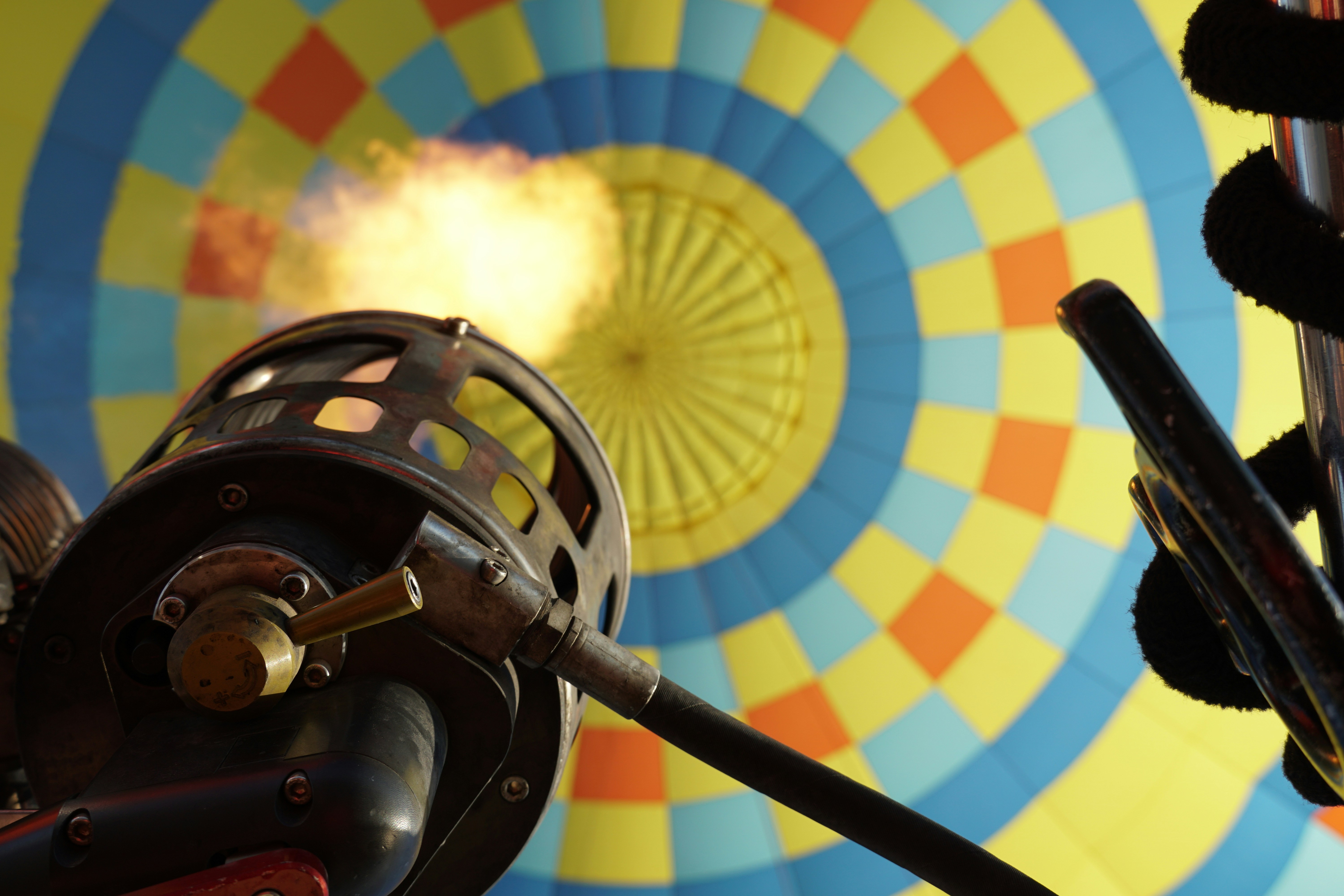A close up of a spinning device on a spinning wheel photo – Free Hot ...
