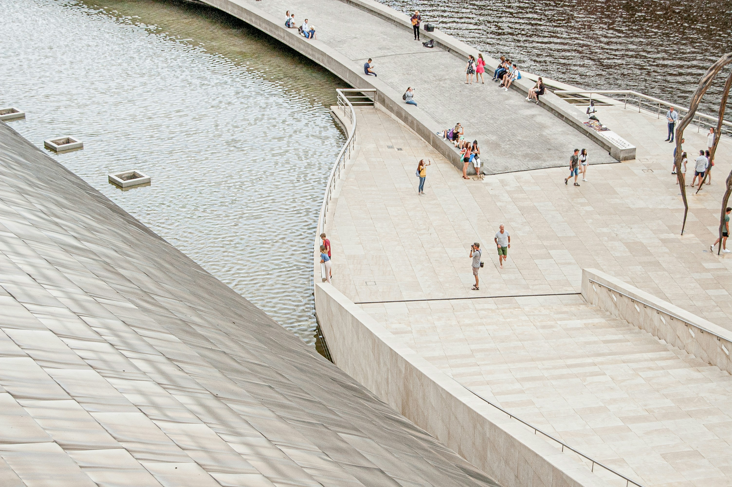 Urban Geometry by the Water's Edge