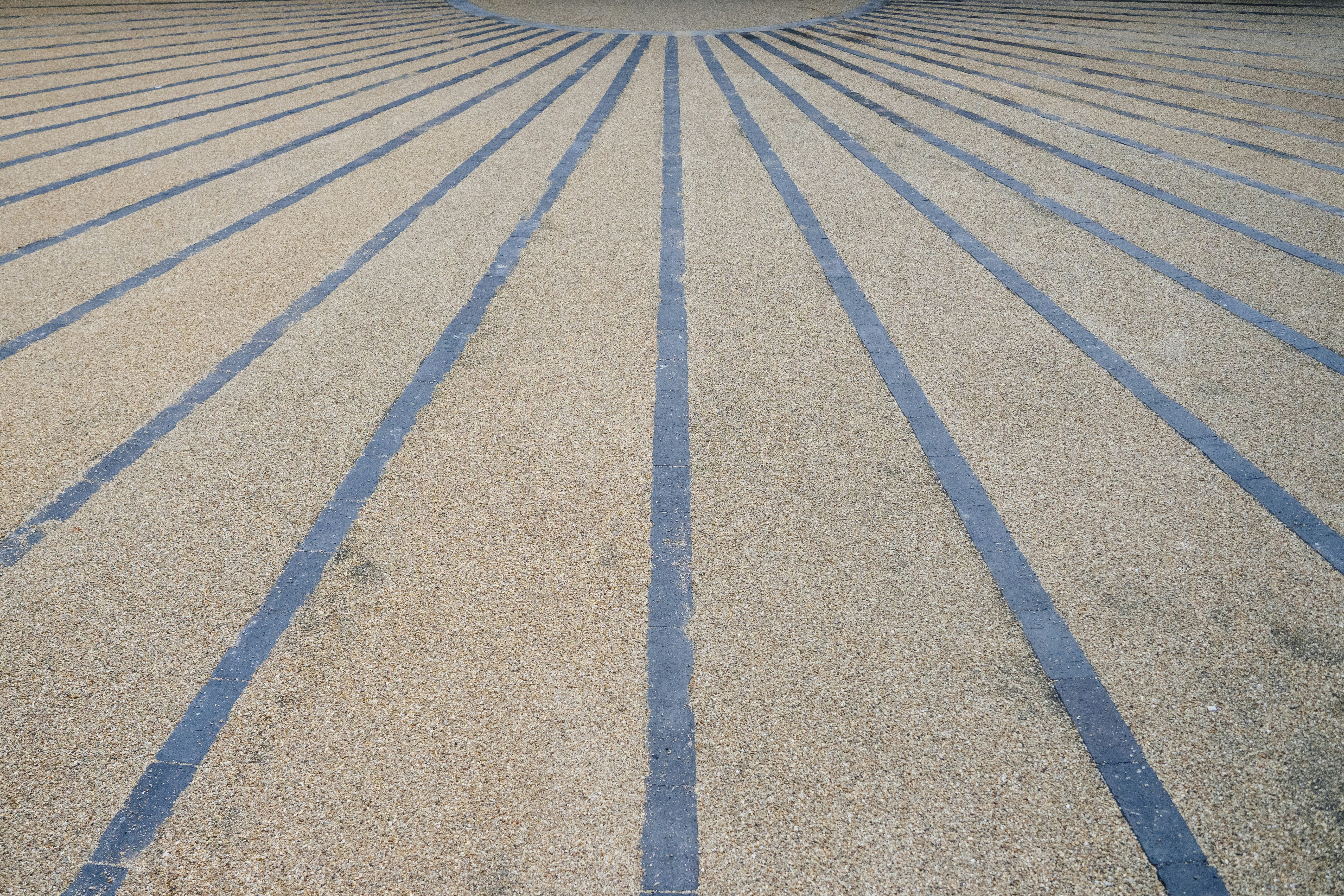 Converging Blue Lines on Sandy Grid