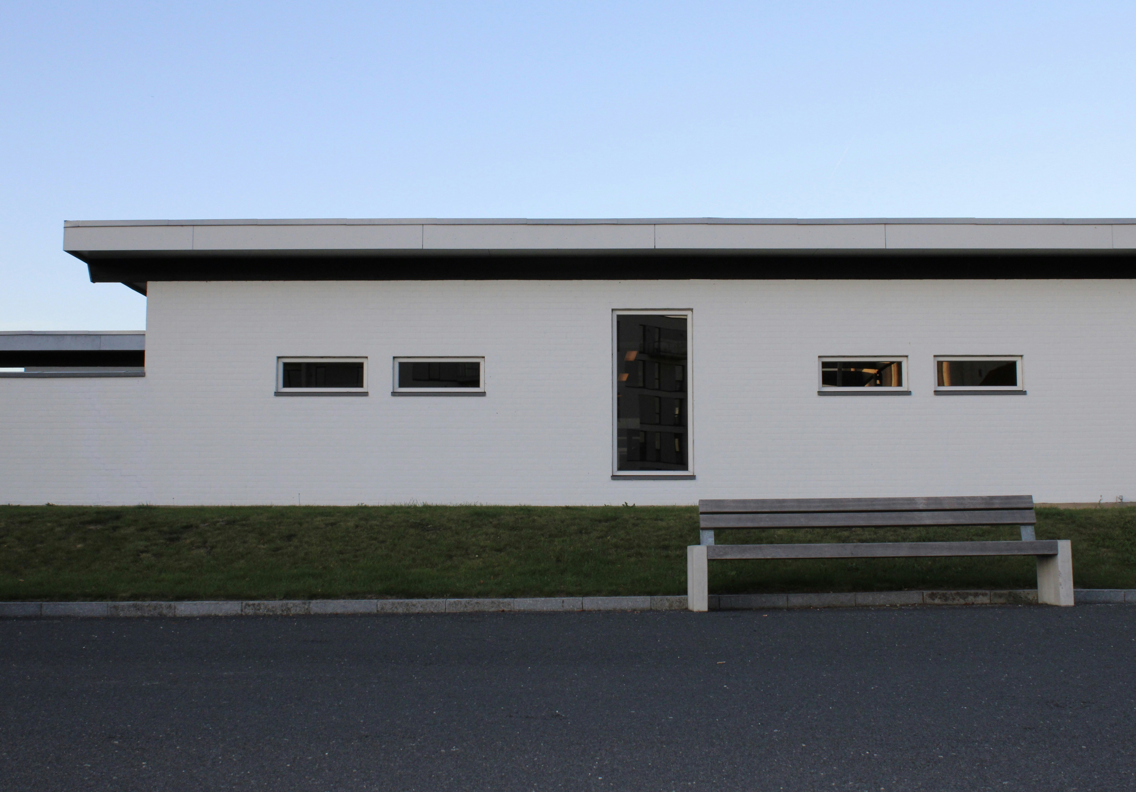 Prefabricated School Building Pictures | Download Free Images on Unsplash