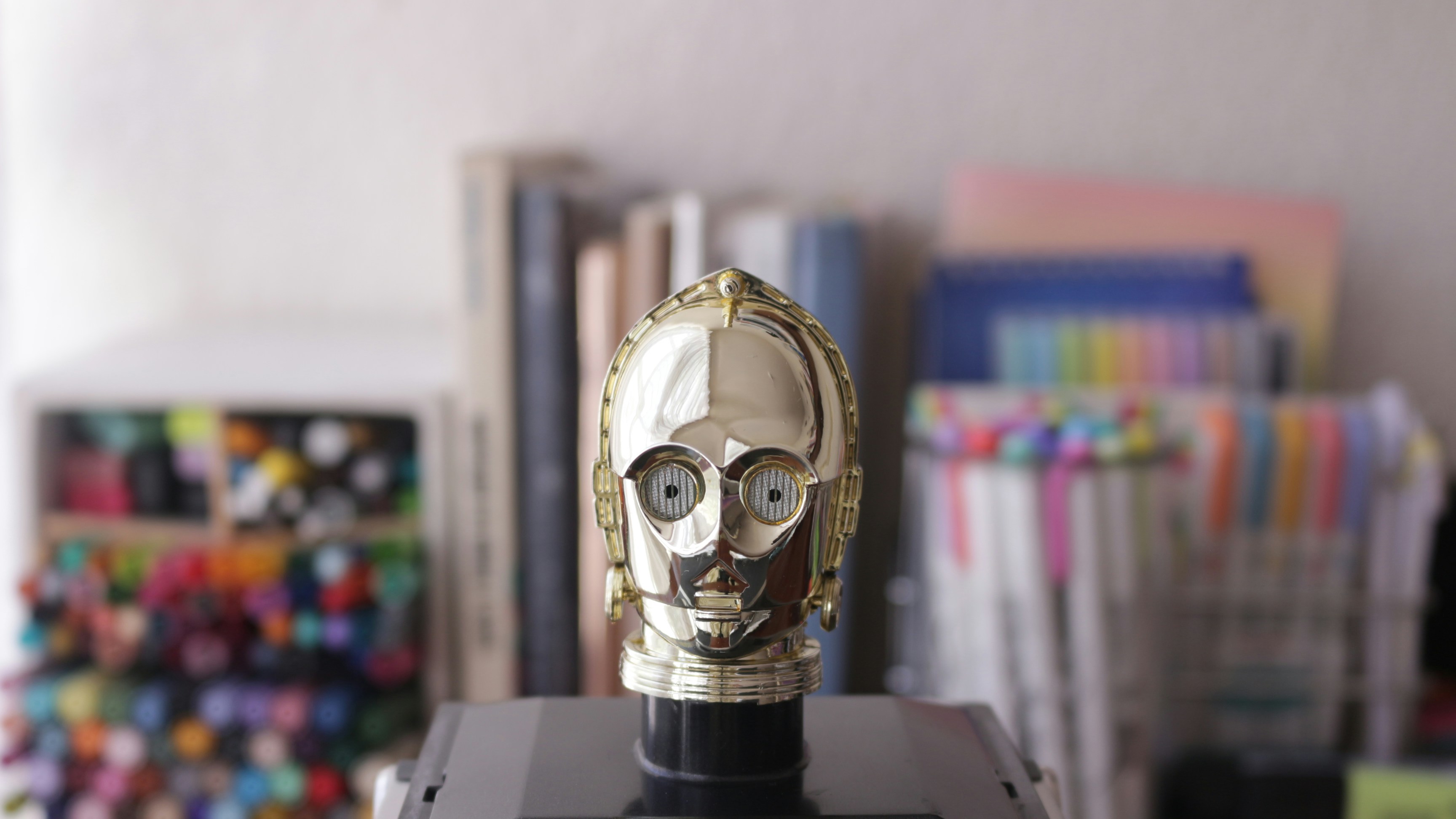 Gilded Gogglehead: A Toy Automaton in Soft Focus