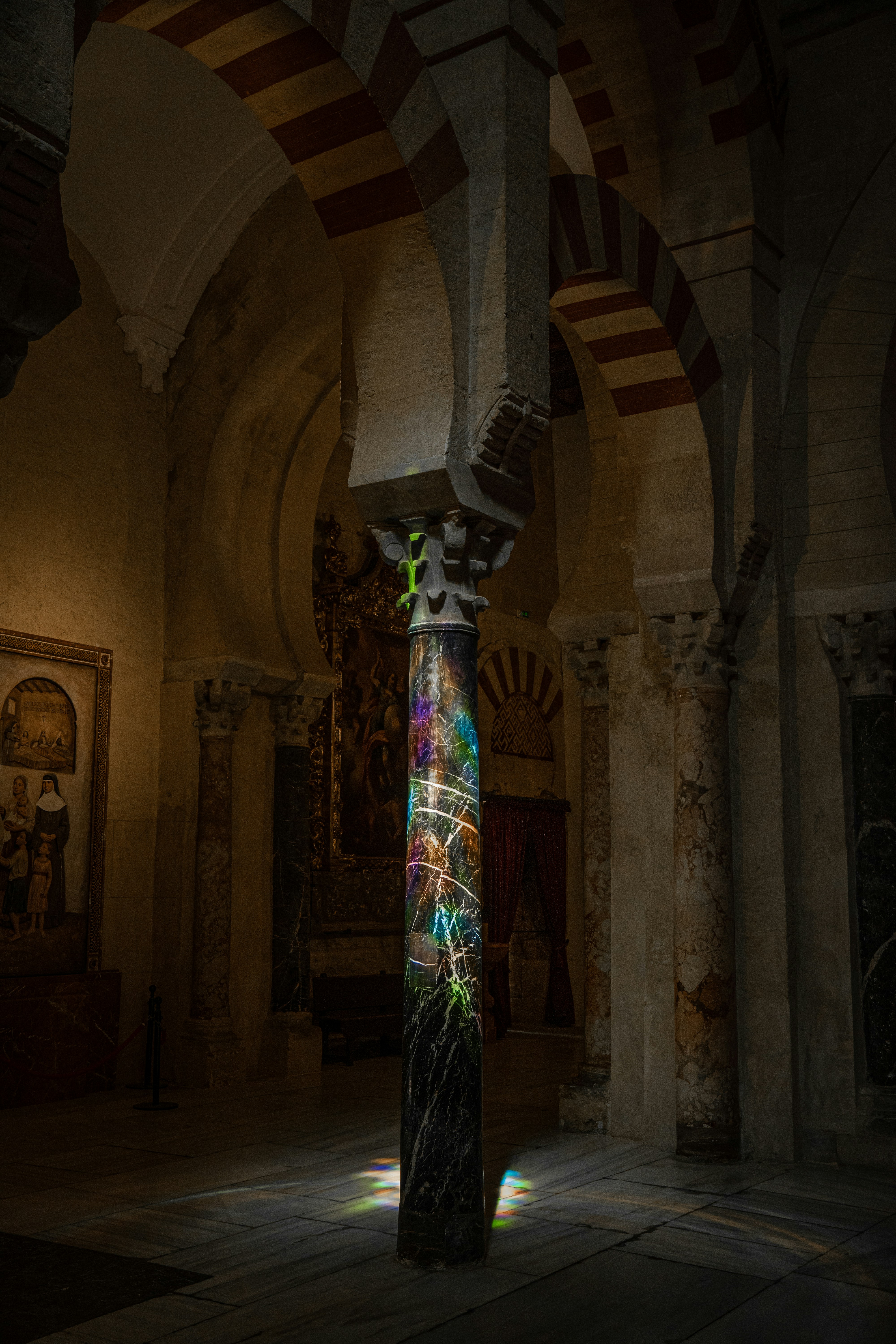 A tall pillar in the middle of a room photo – Free Building Image on ...