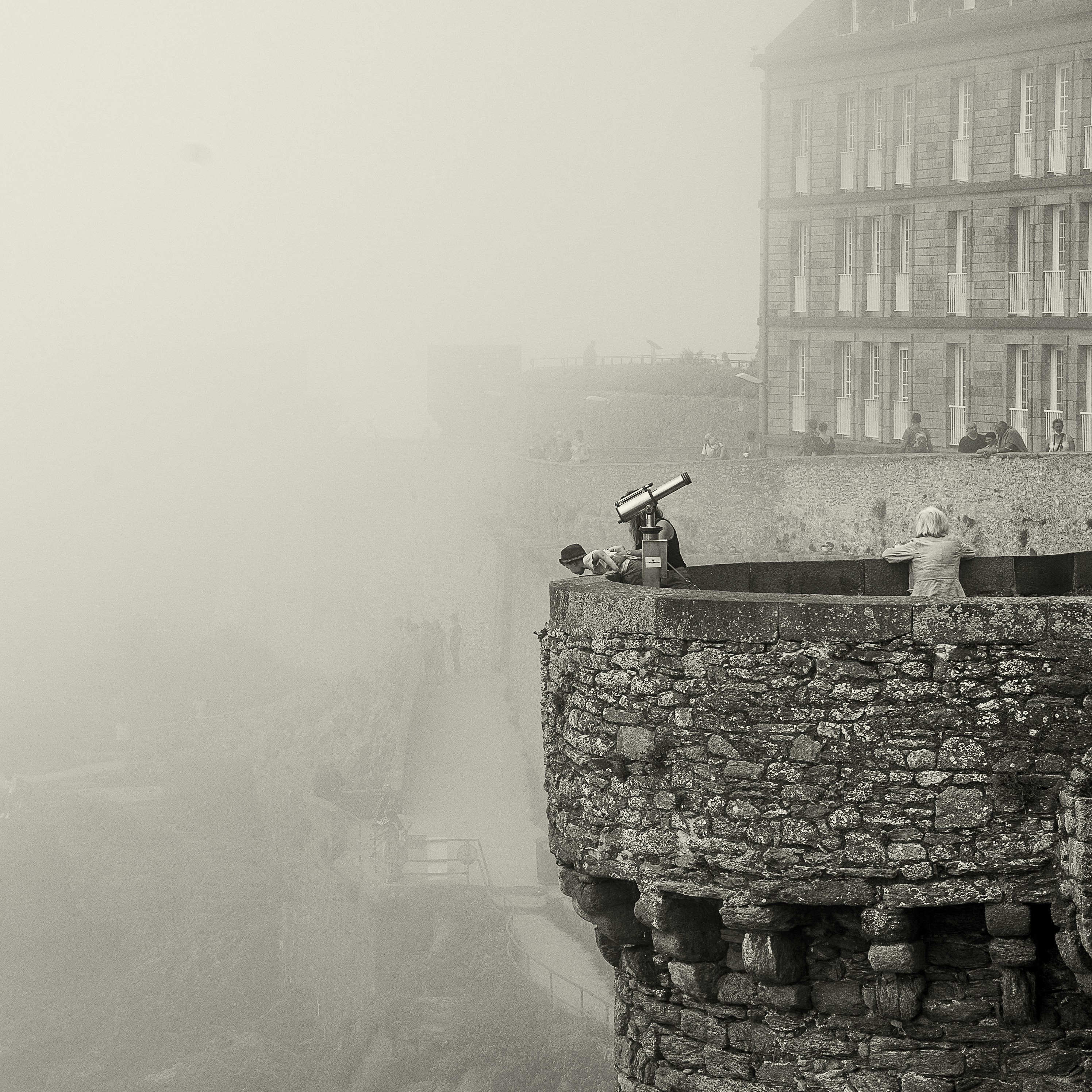 Mist-Warden on the Cliff: A Seaside Cannon Over a Fog-Wrapped Fortress