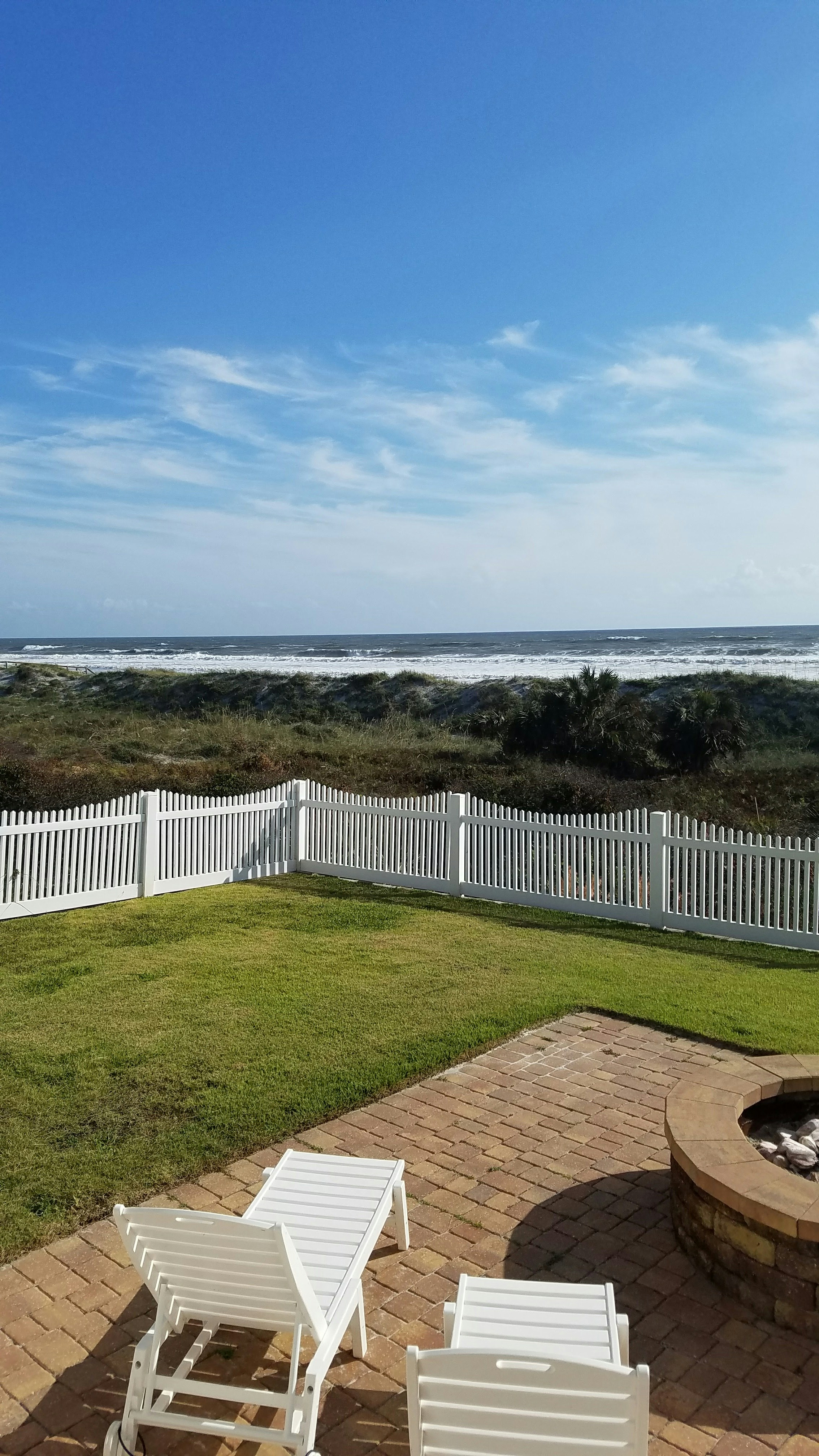 Seaside Serenity: A Tranquil Retreat
