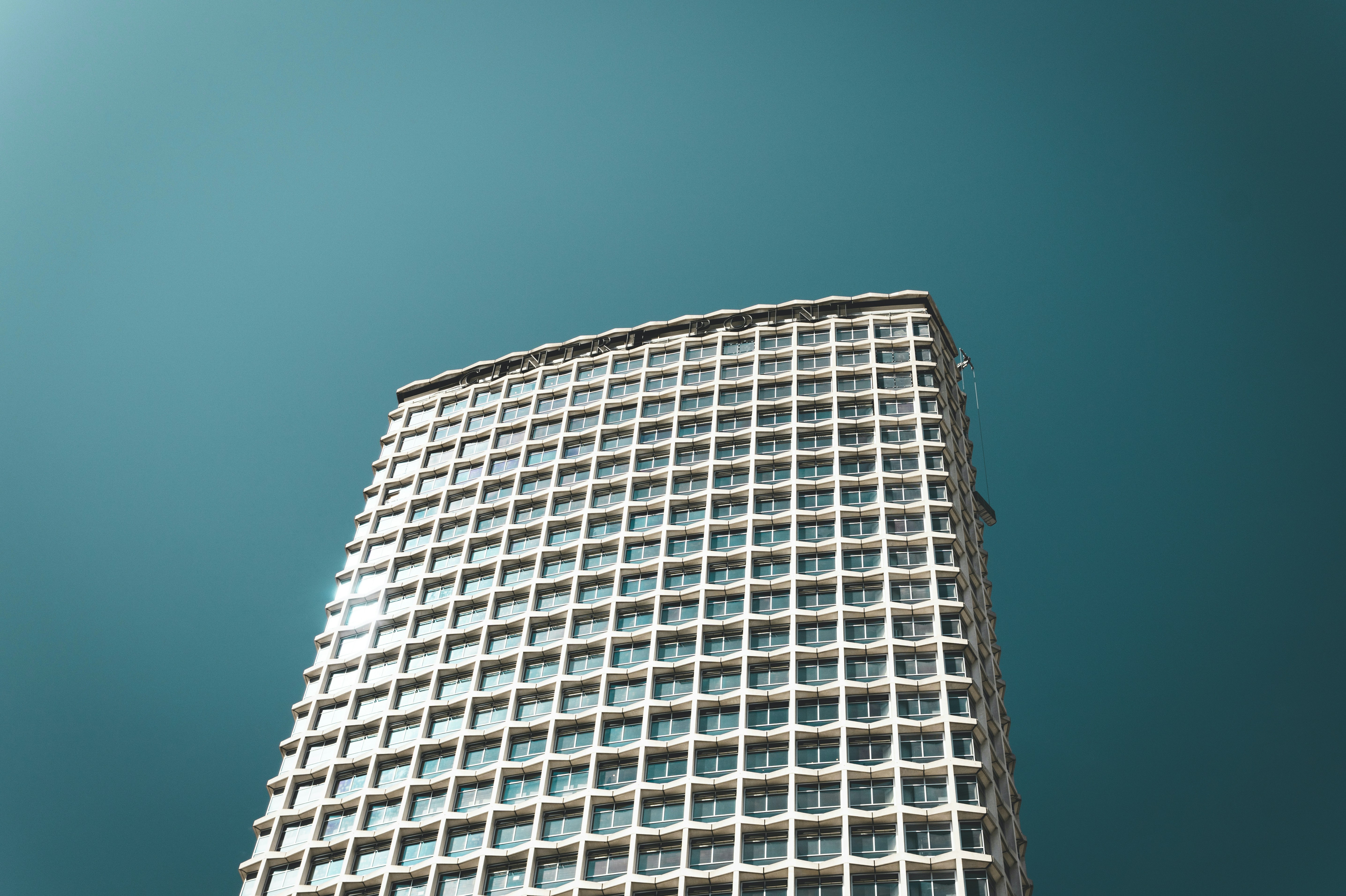 A very tall building with lots of windows photo – Free Oxford street ...