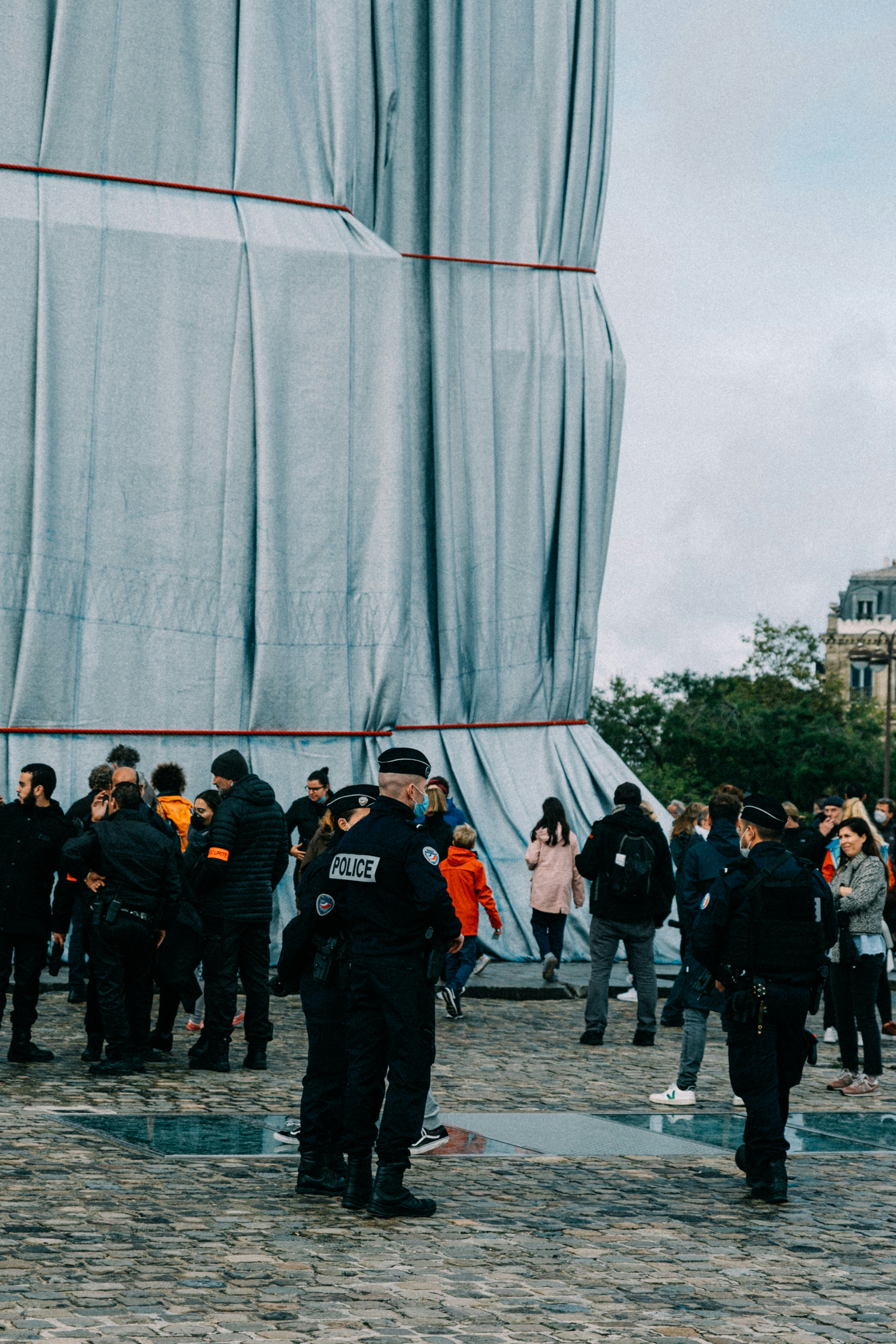 A group of police officers standing next to each other photo – Free ...