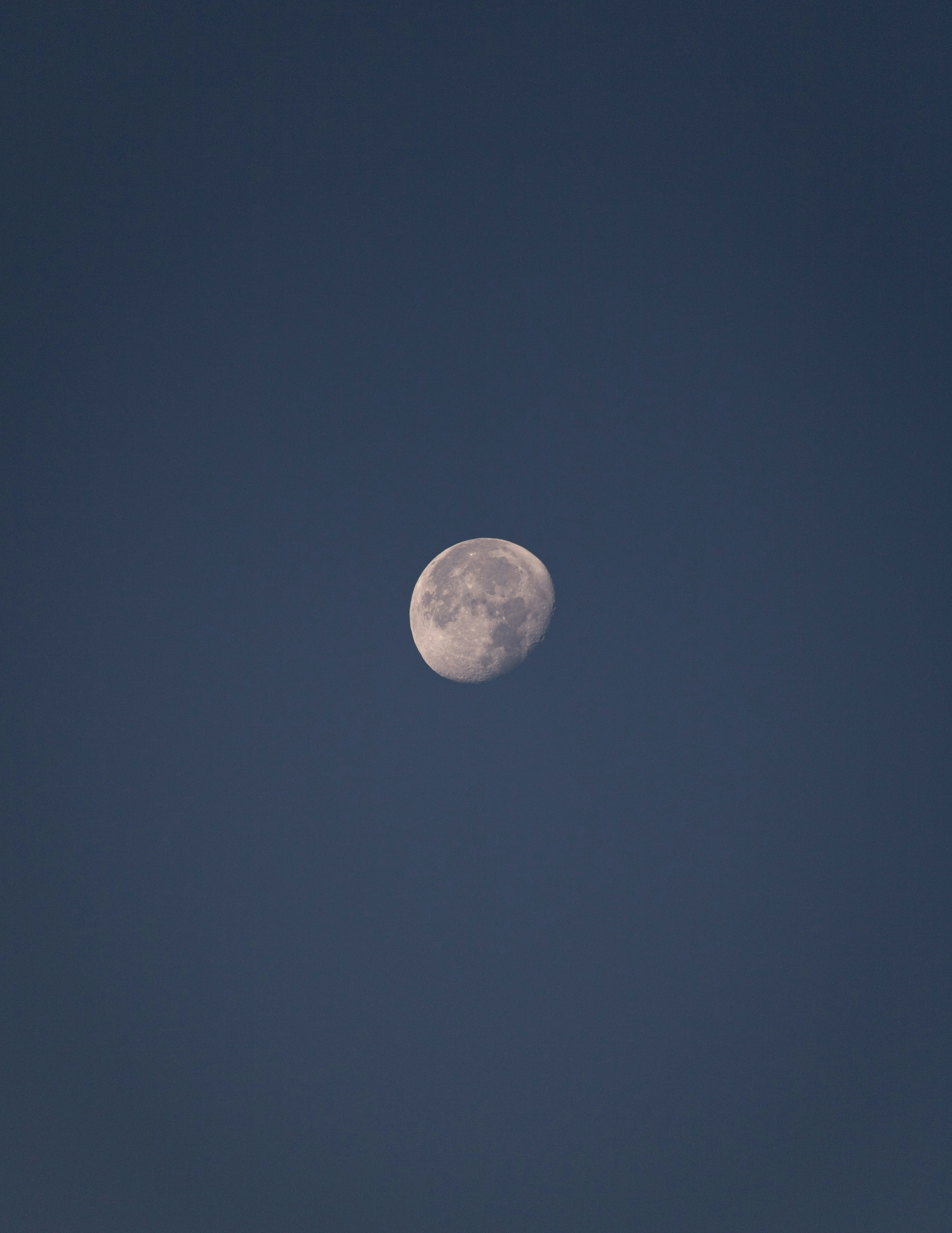 A full moon in a clear blue sky photo – Free Bulgaria Image on Unsplash