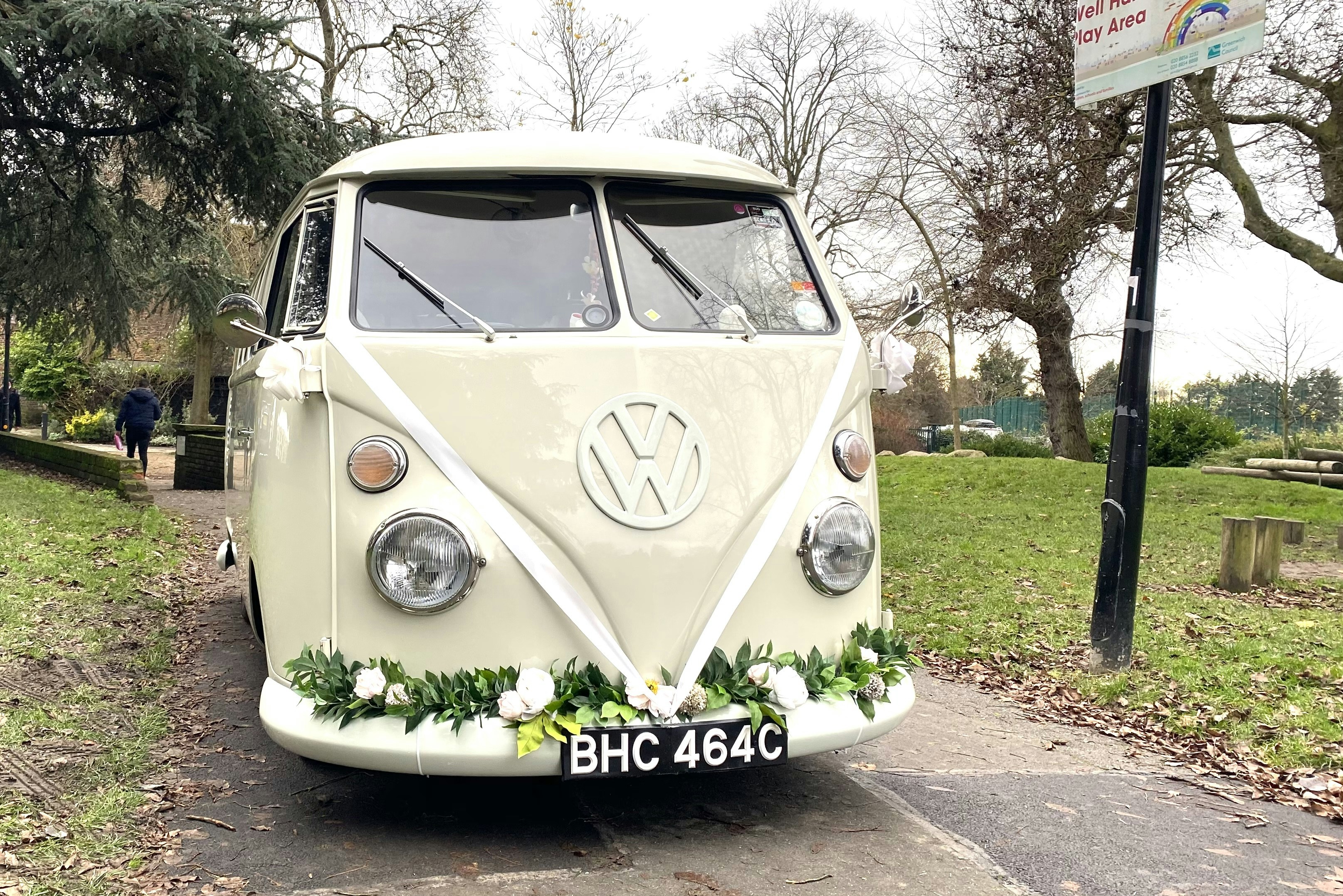 A vw bus decorated with flowers and greenery photo – Free Human Image ...