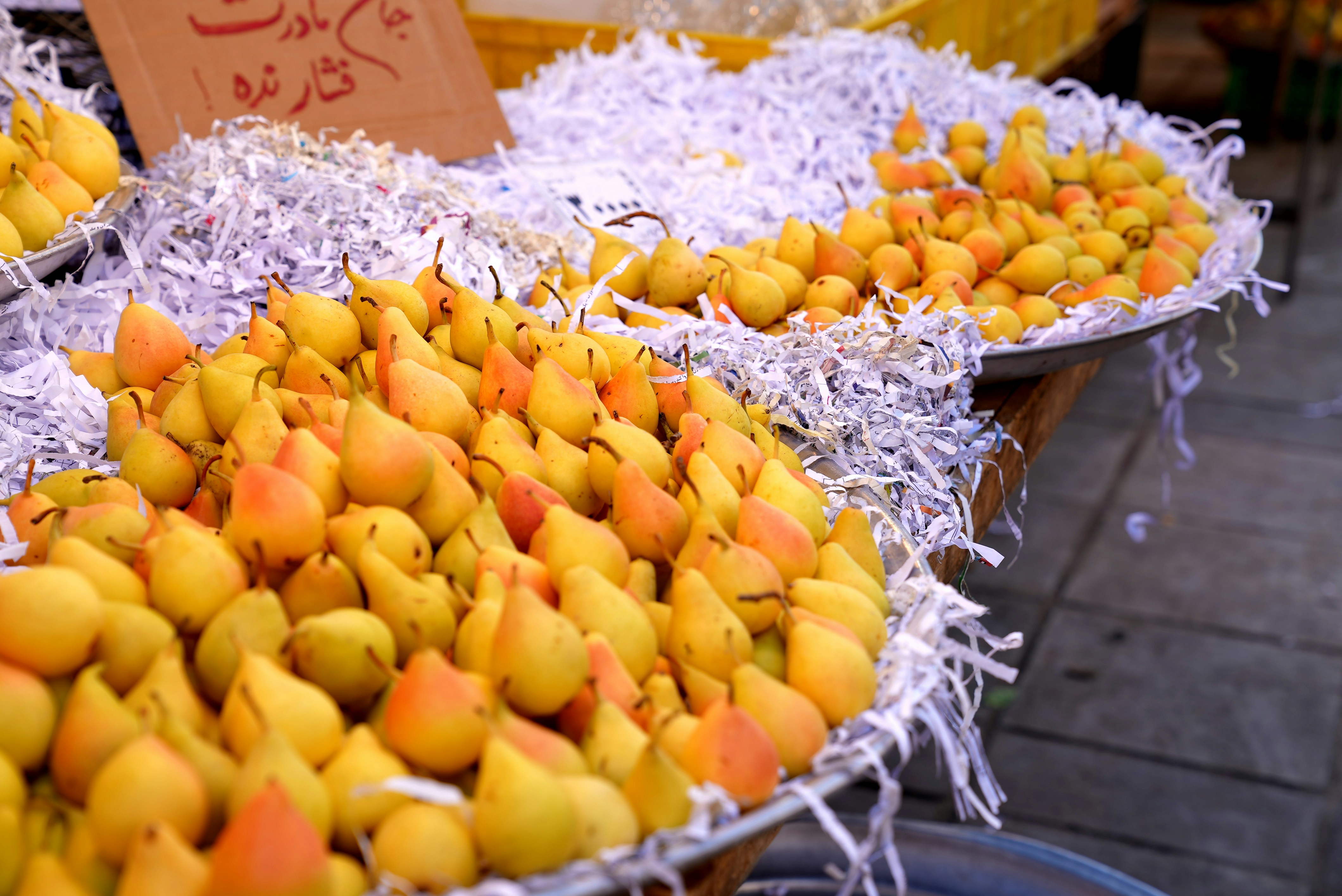 A bunch of fruit that are on a table photo – Free Plant Image on Unsplash