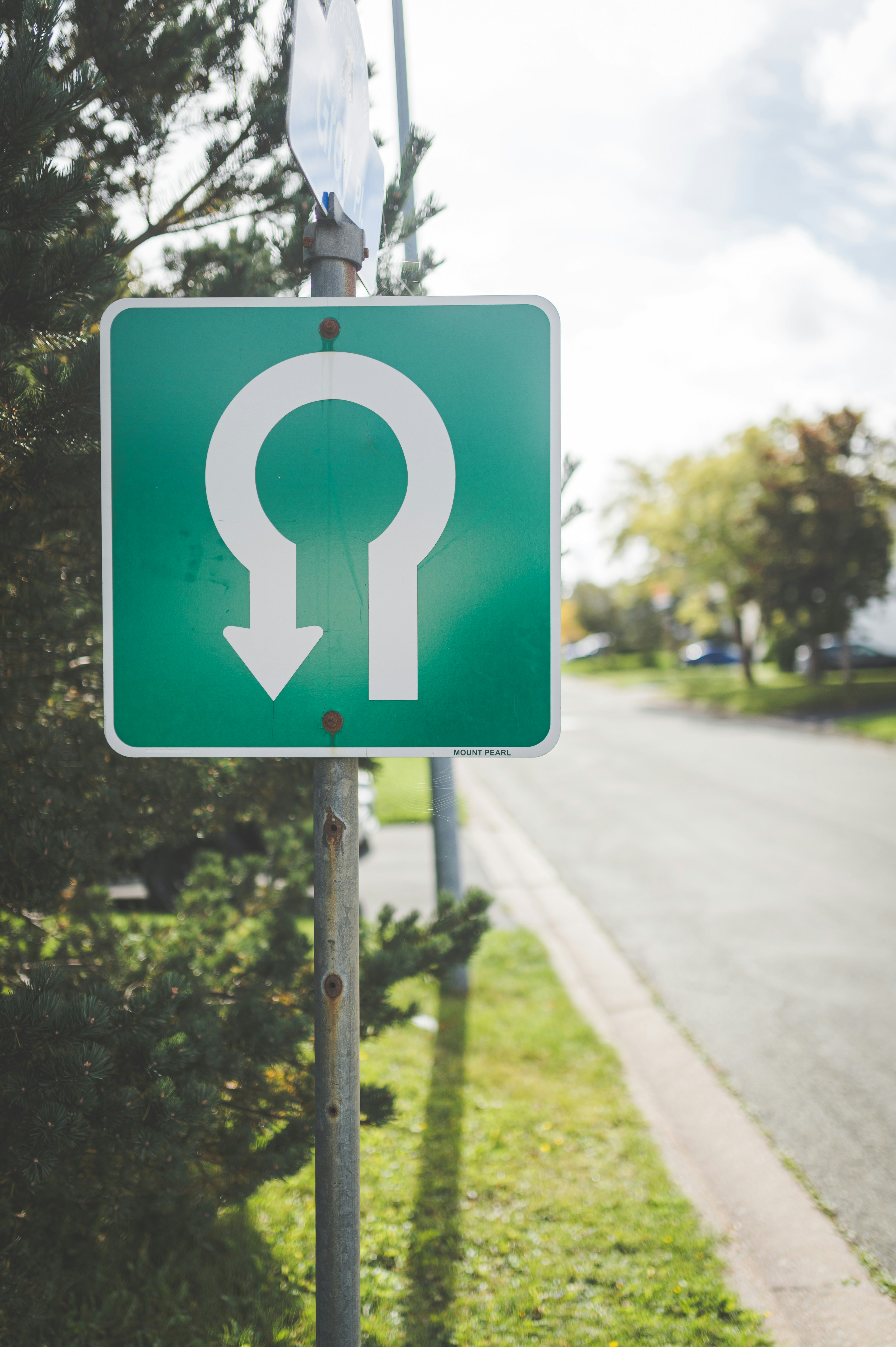 A green sign with an arrow pointing to the right photo – Free Road sign ...