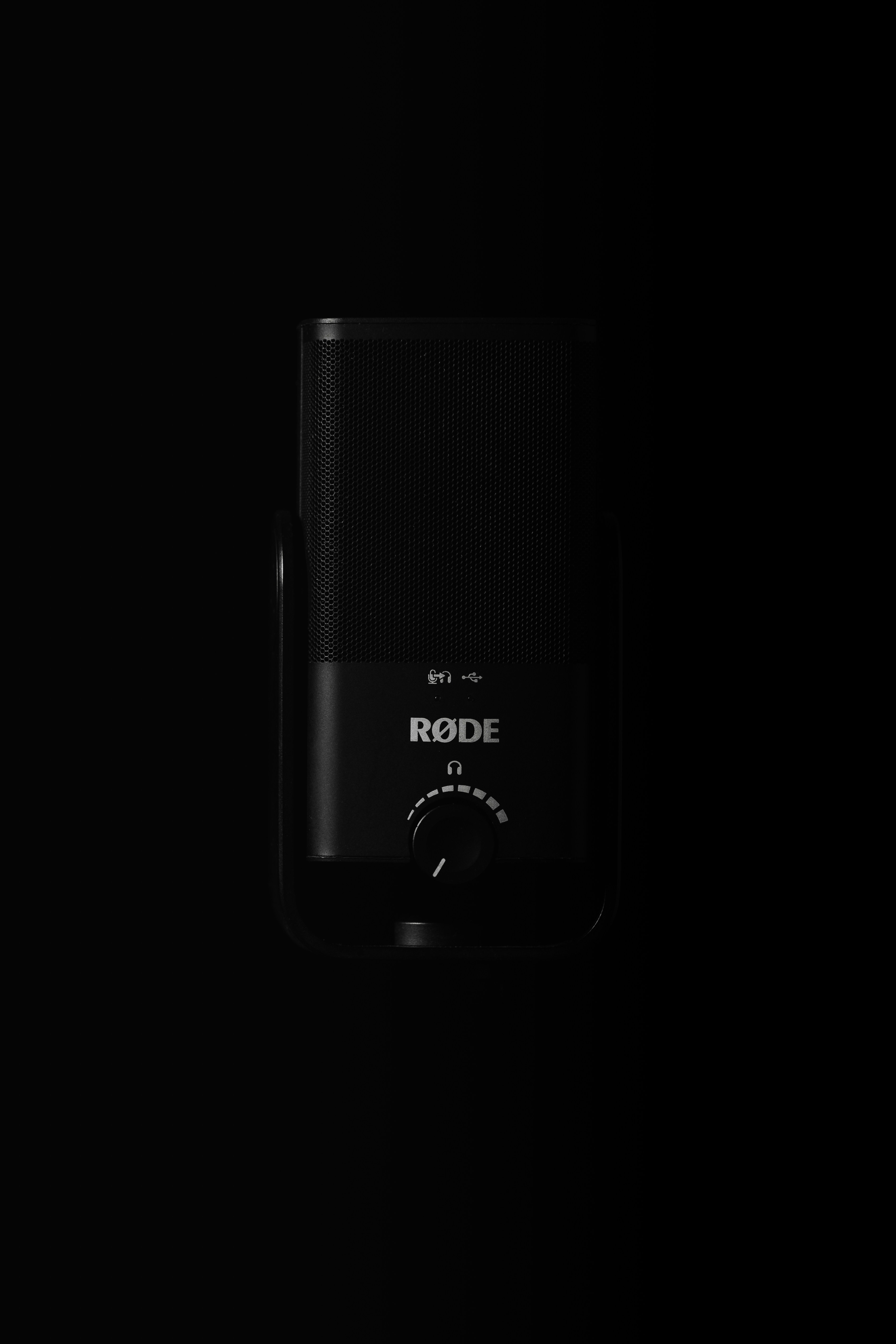 Echoes of Sound: The Art of Audio Capture