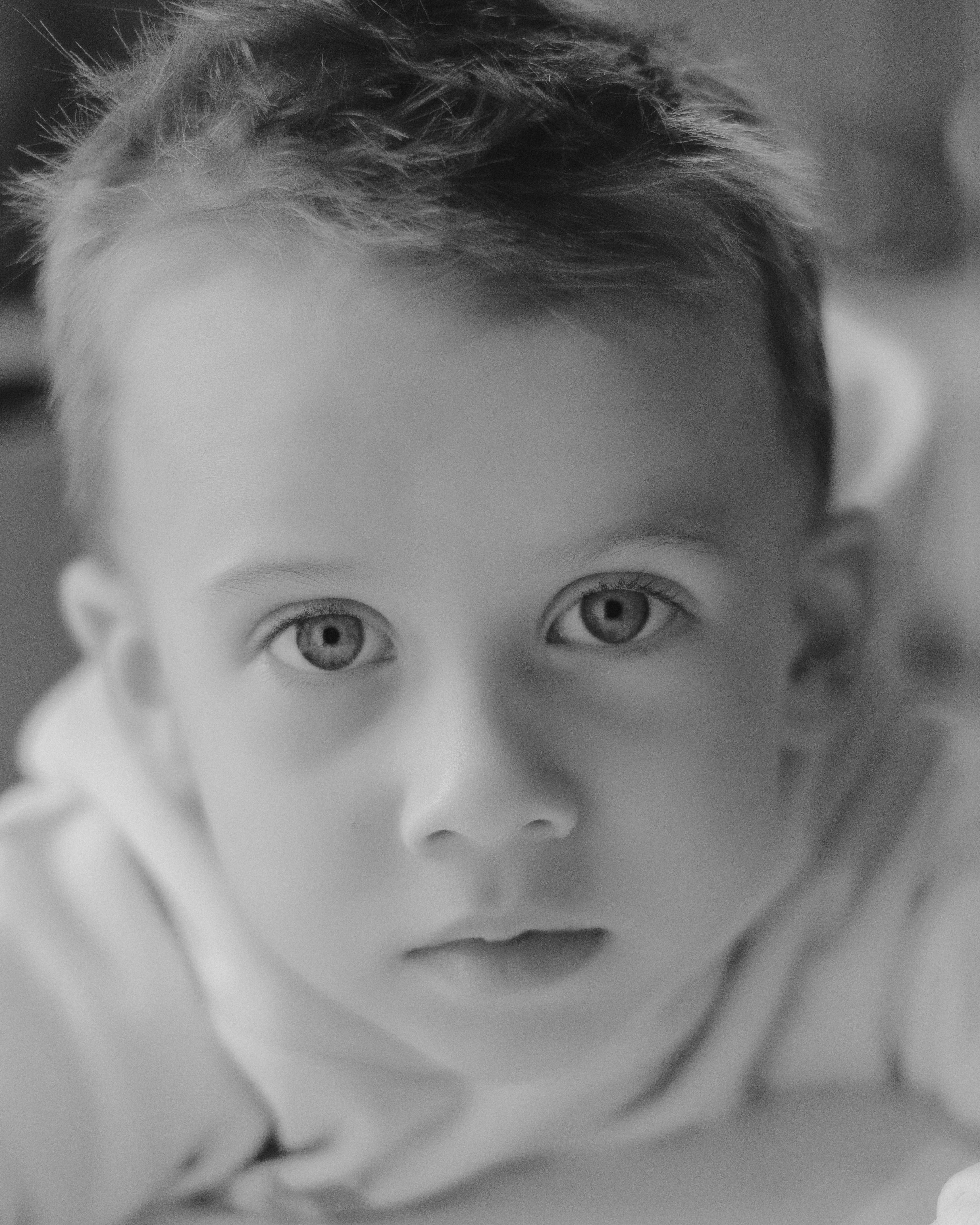 A black and white photo of a young child photo – Free Kíev Image on ...