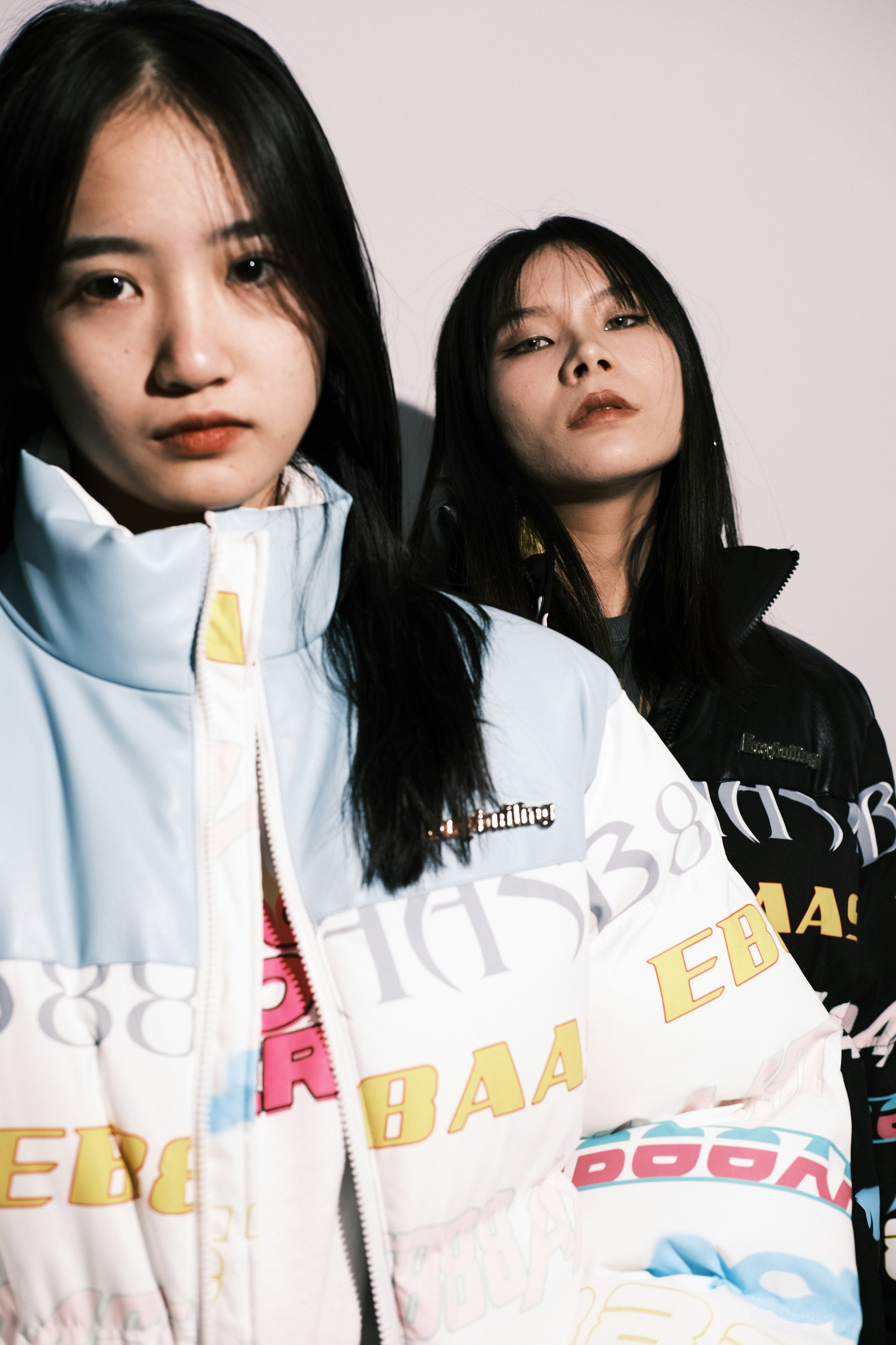 Parallel Gaze in Logo-Heavy Streetwear