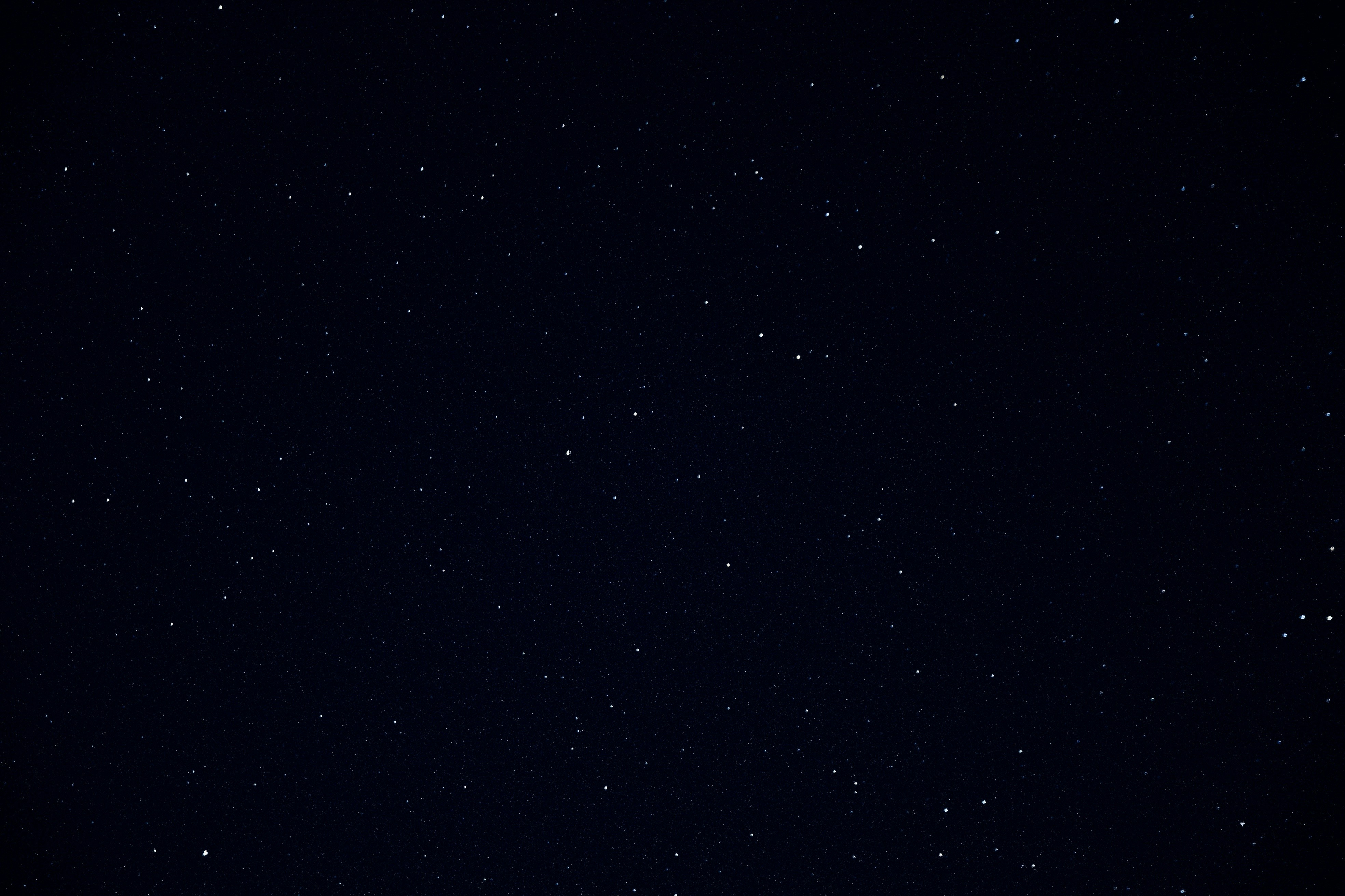 A dark night sky with a few stars photo – Free Space Image on Unsplash