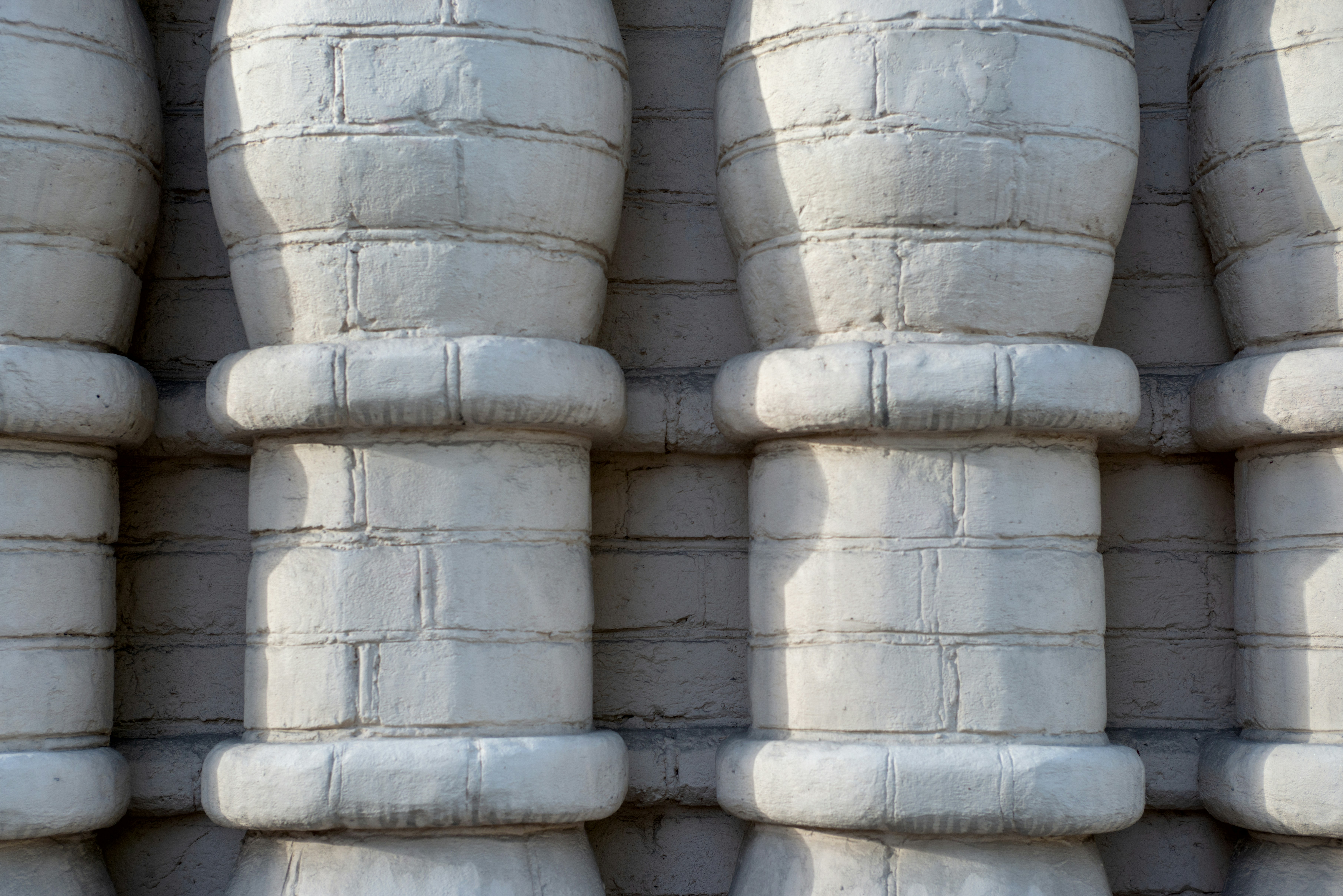 Vertical Pillar Refrains: A Field of Repeating Architectural Segments
