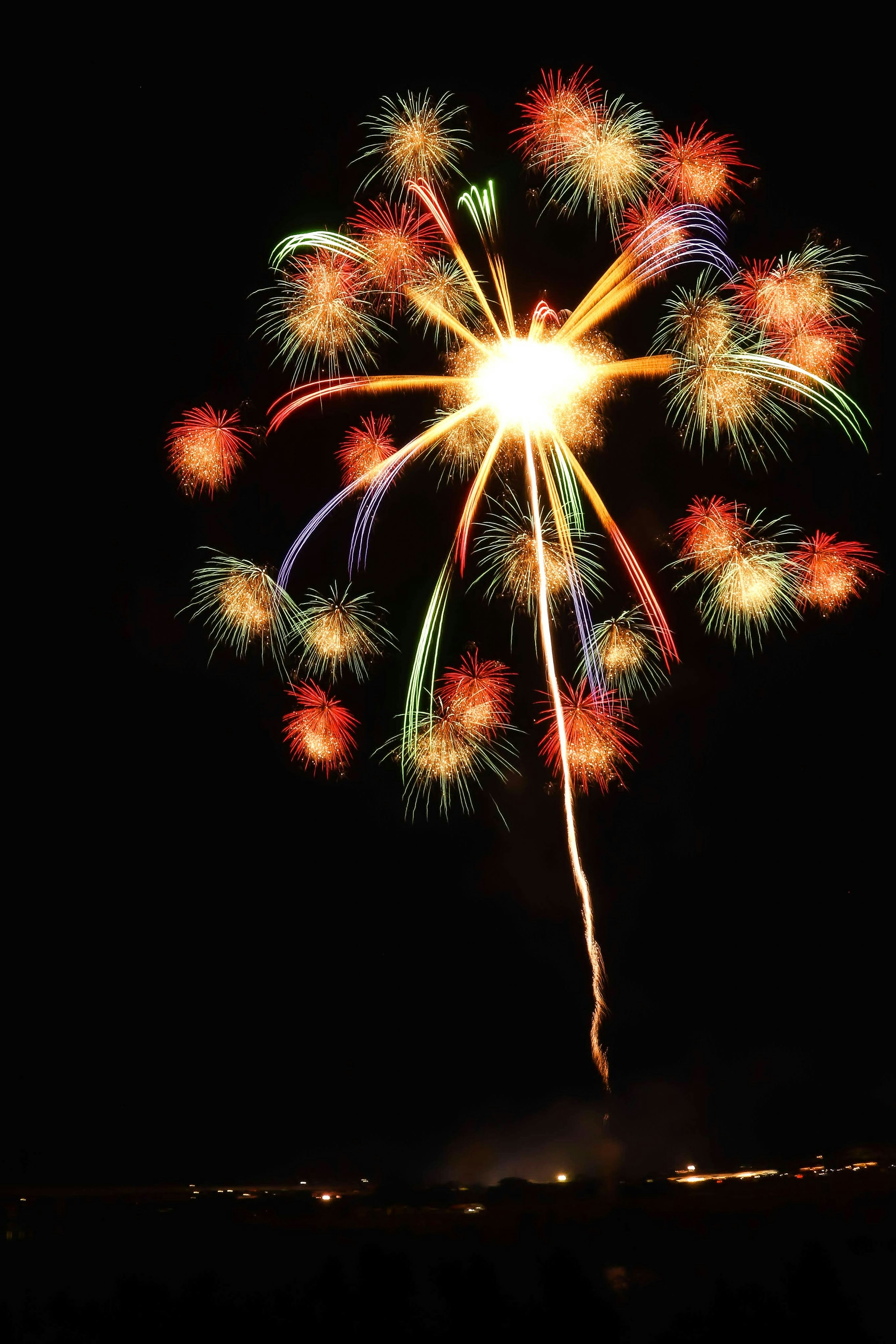 A colorful fireworks display in the night sky photo – Free Nature Image ...