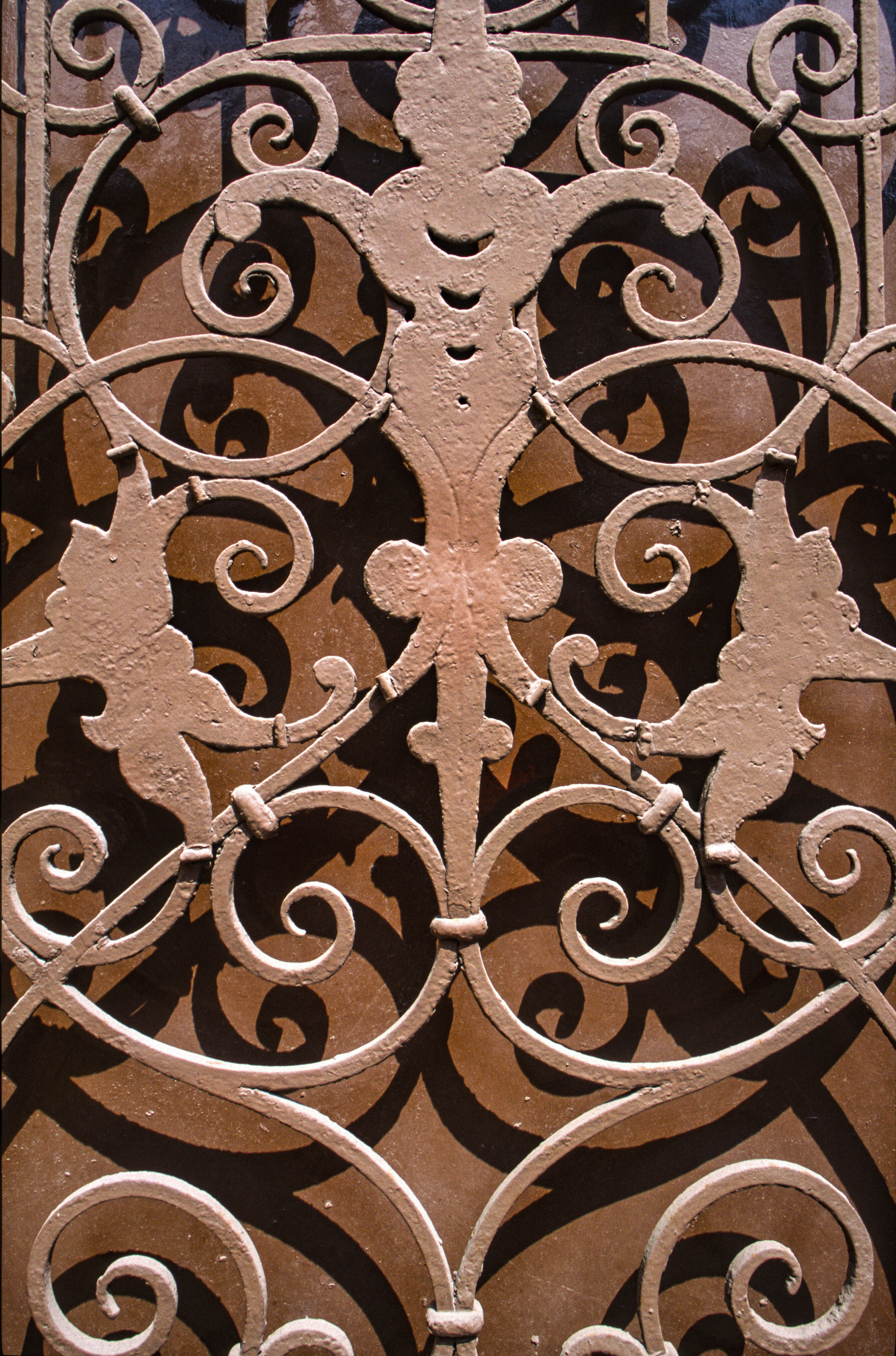 A close up of a decorative iron work photo – Free Street Image on Unsplash