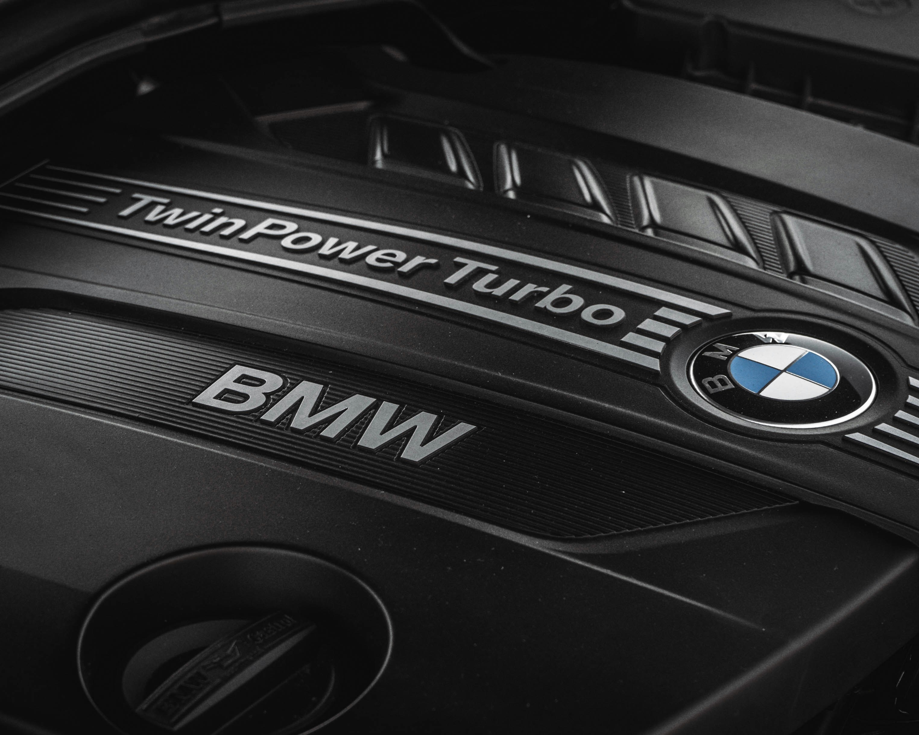 Foto zum Thema Ein BMW Motor mit dem BMW Logo darauf – Kostenloses Bild ...