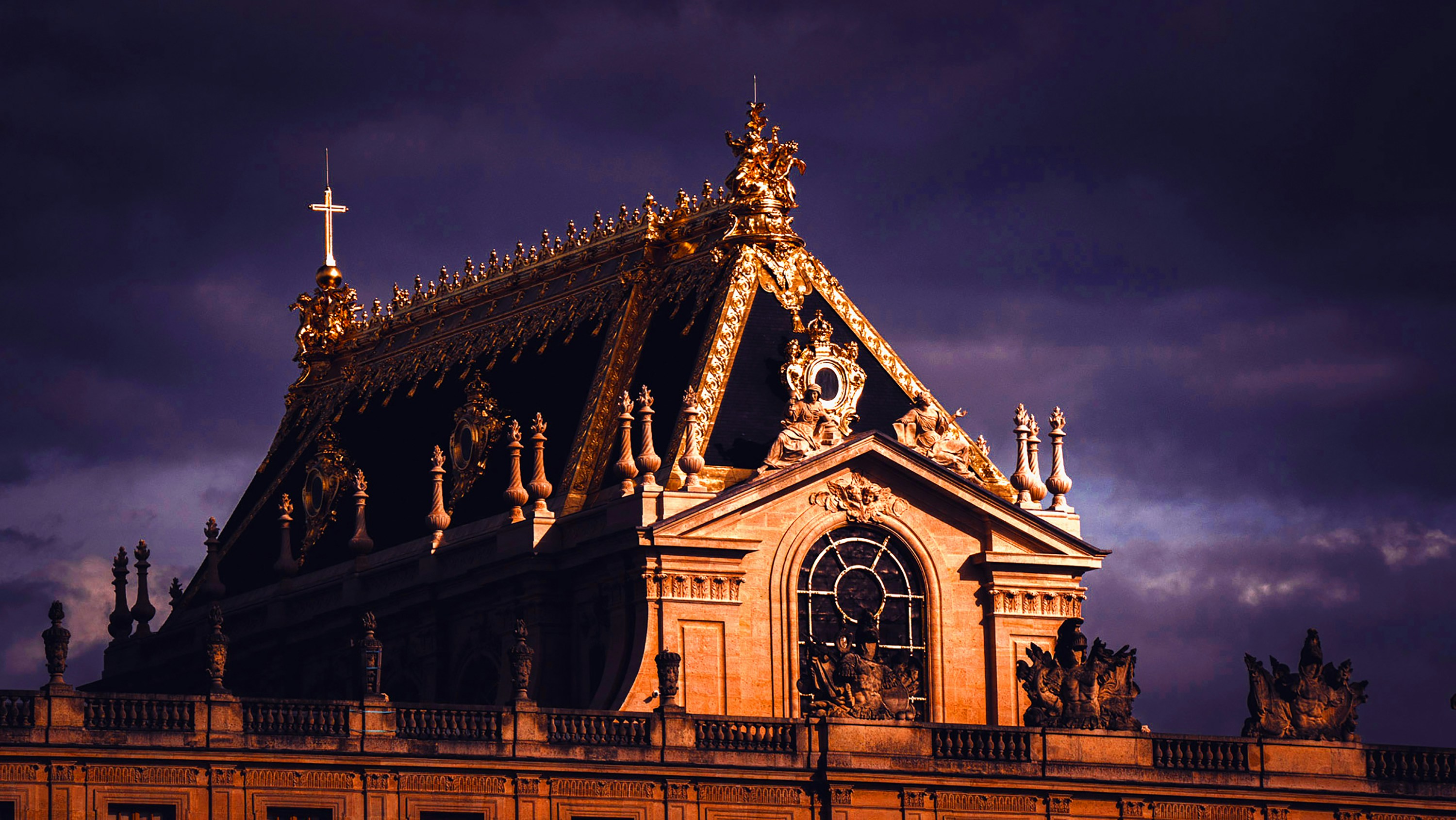 A roof took in Versailles