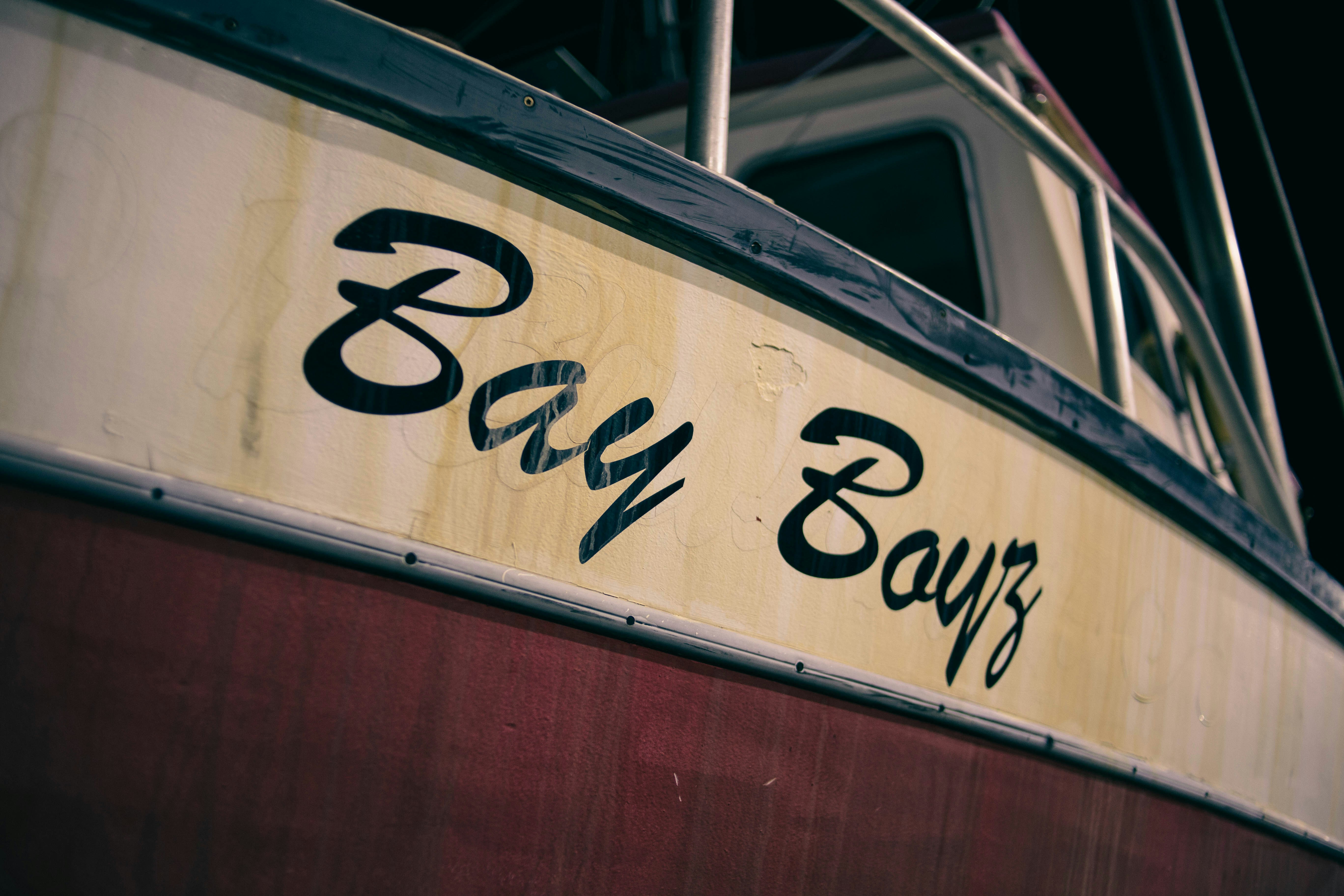 Buoyant Script: The Bay Bow's Gentle Slope