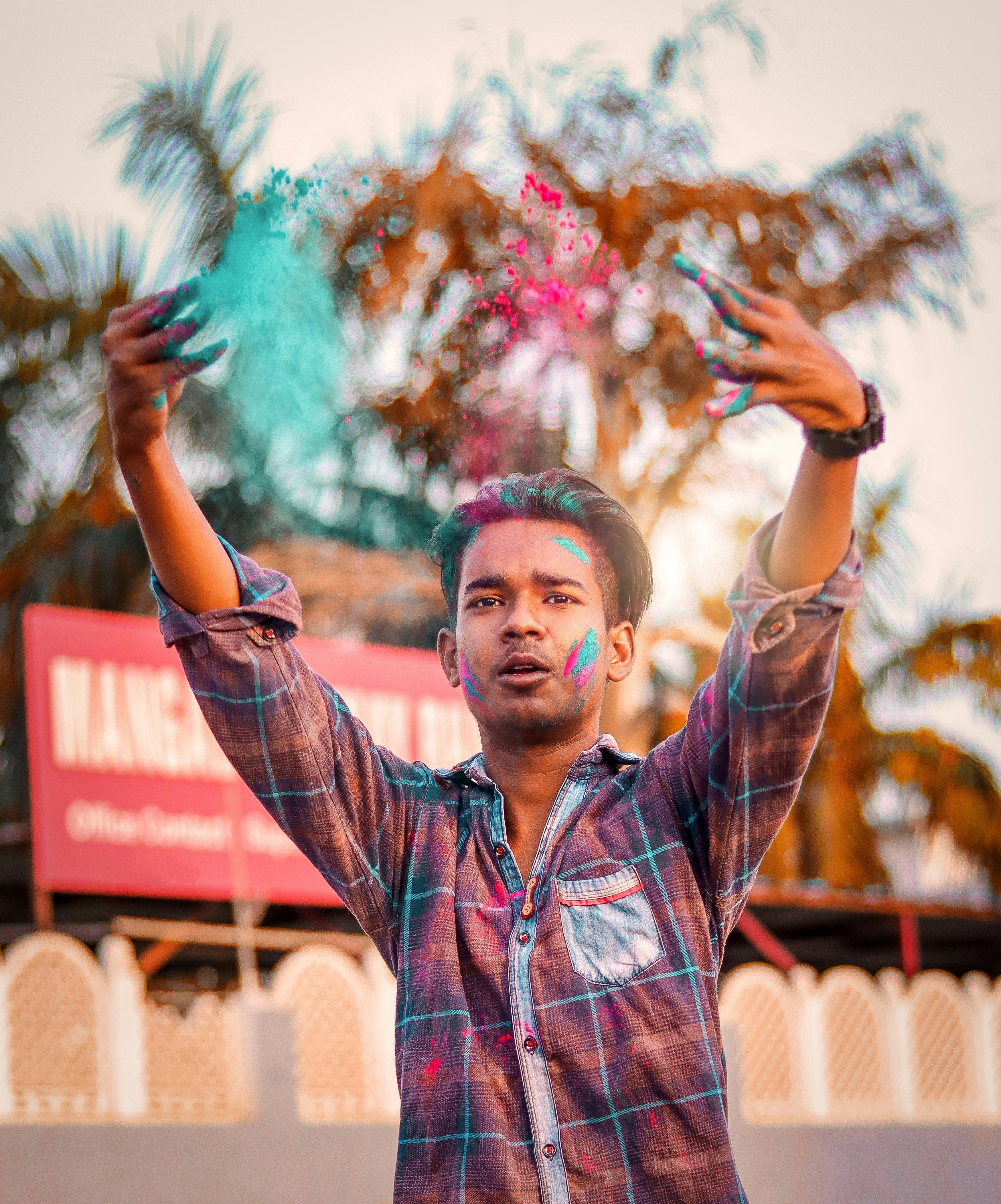 Holi Pose Photos | Télécharger des images gratuites sur Unsplash