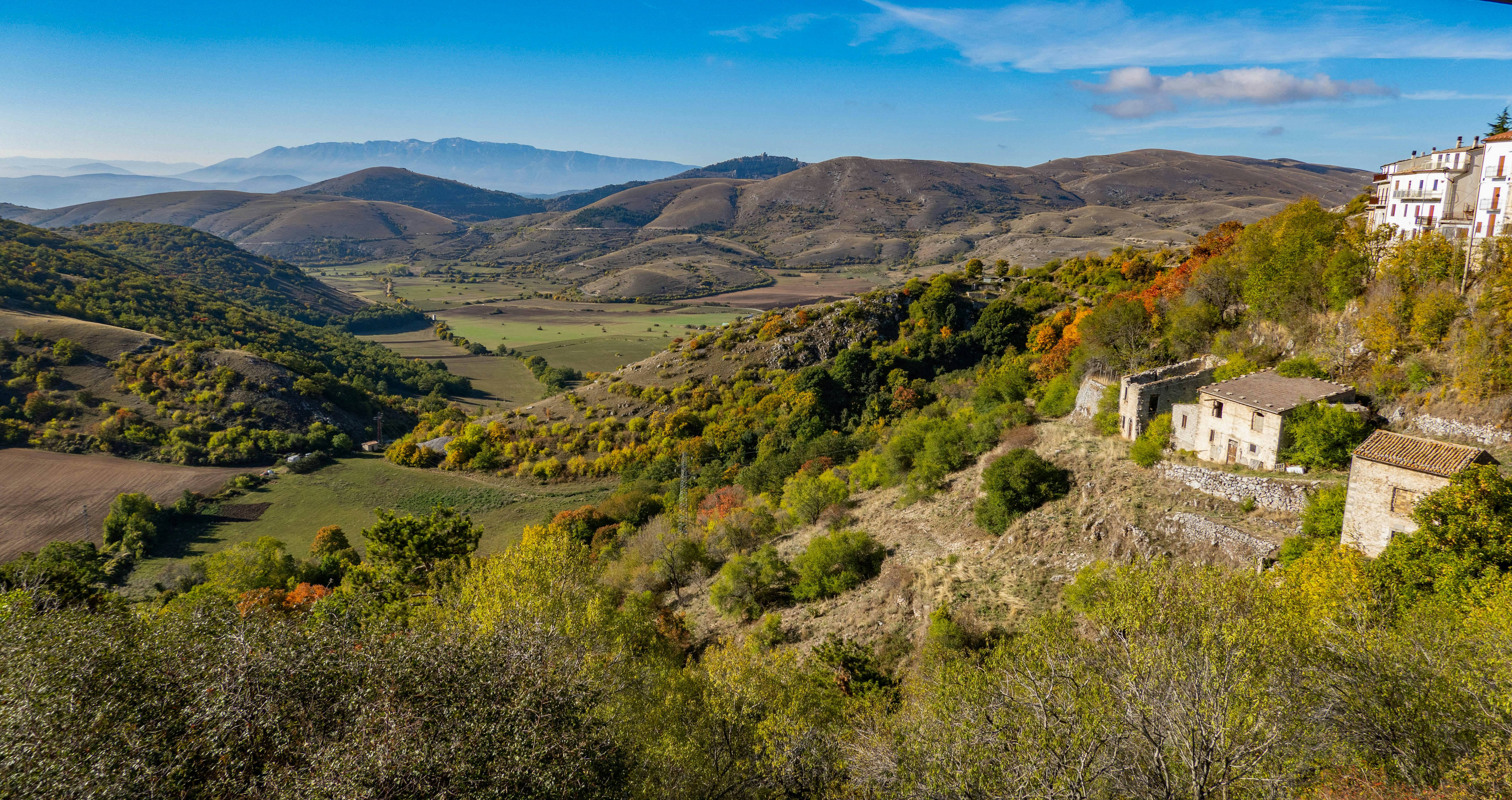 Whispers of Autumn in the Rolling Hills