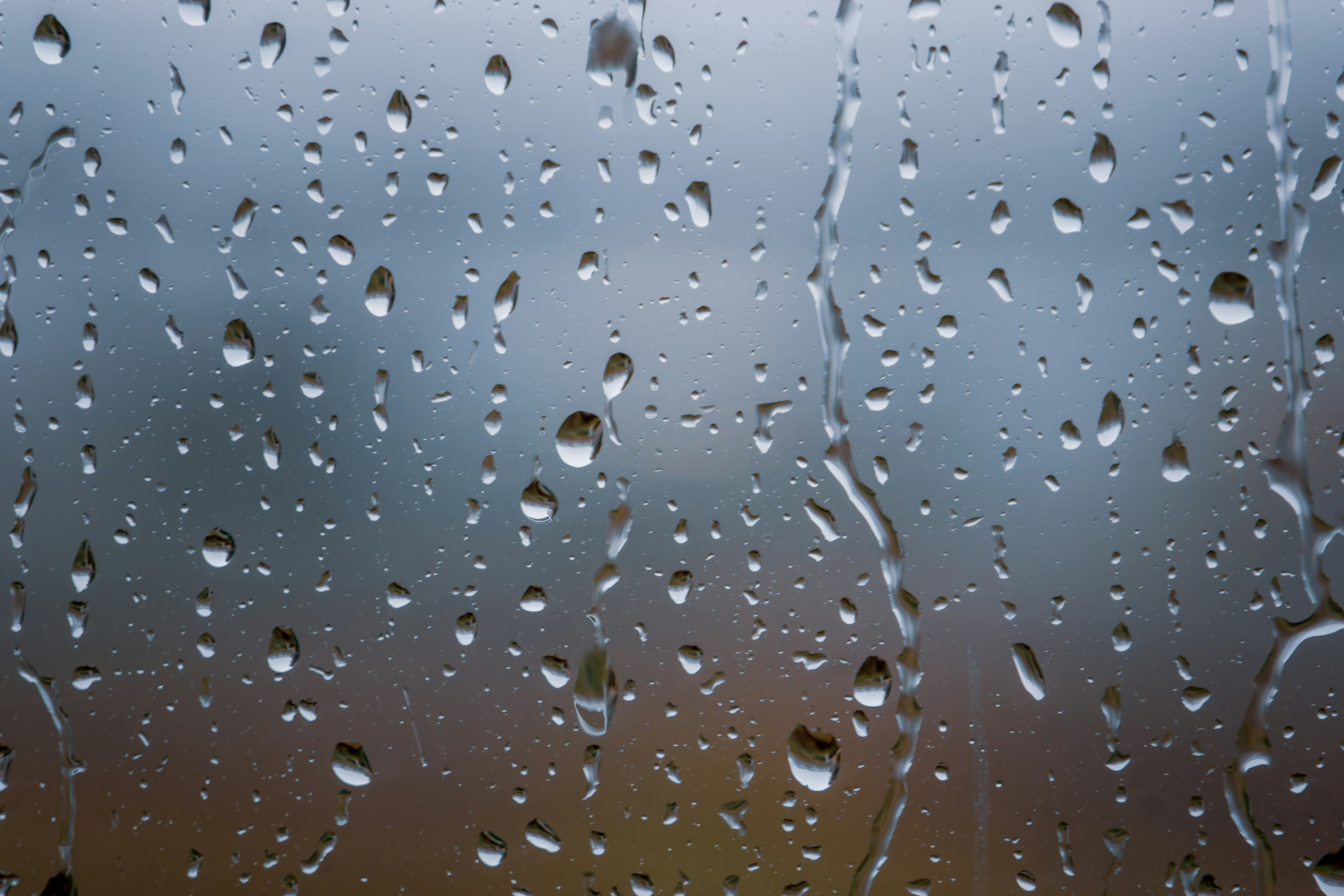 A window with rain drops on it photo – Free New york Image on Unsplash
