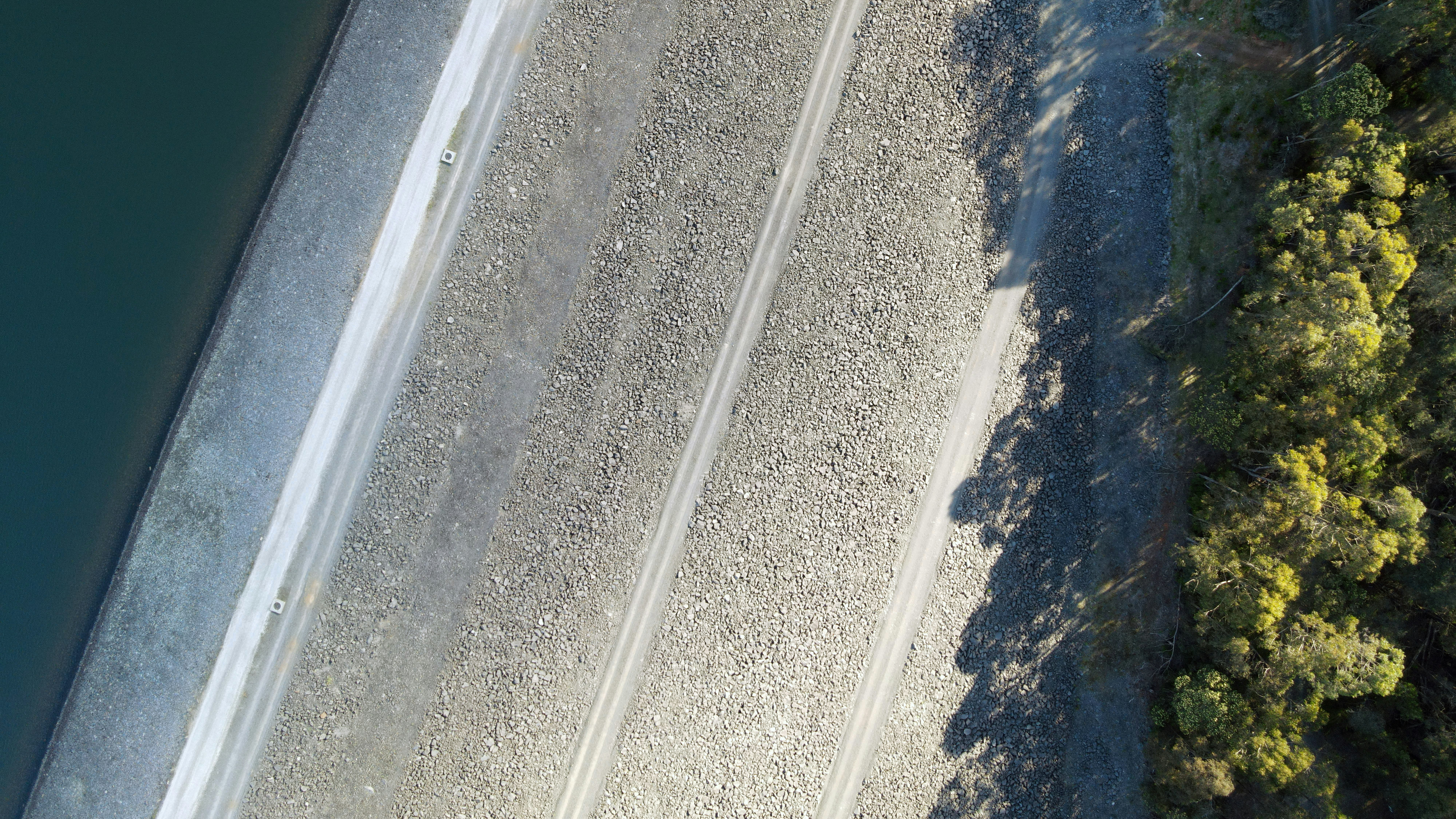 Remblai De Train Photos | Télécharger des images gratuites sur Unsplash