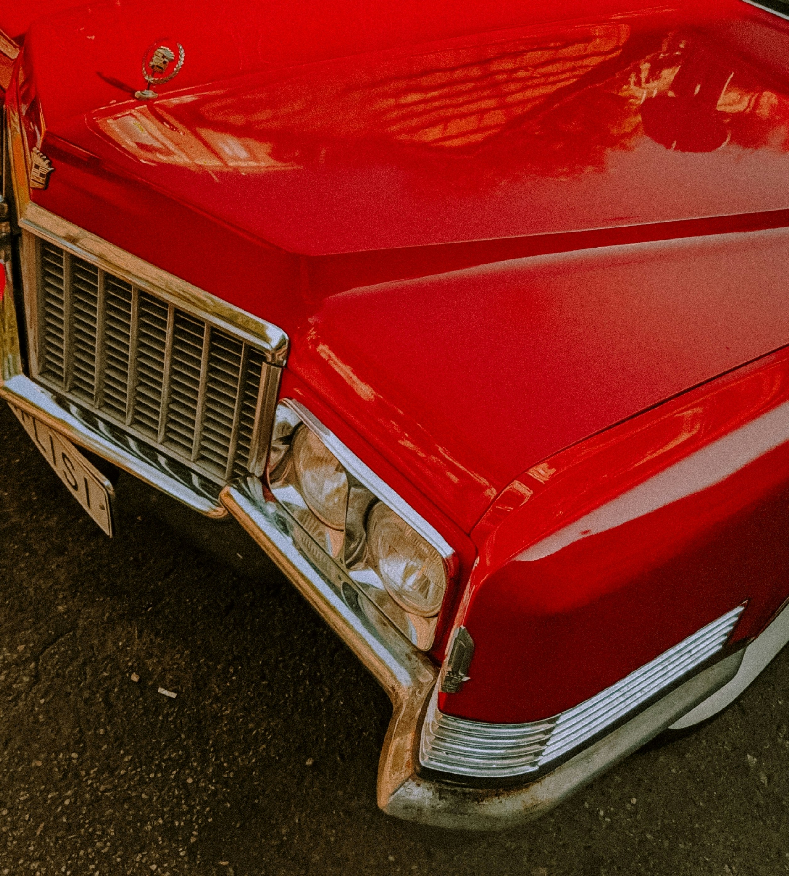 A close up of the front of a red car photo – Free Сполучені штати ...