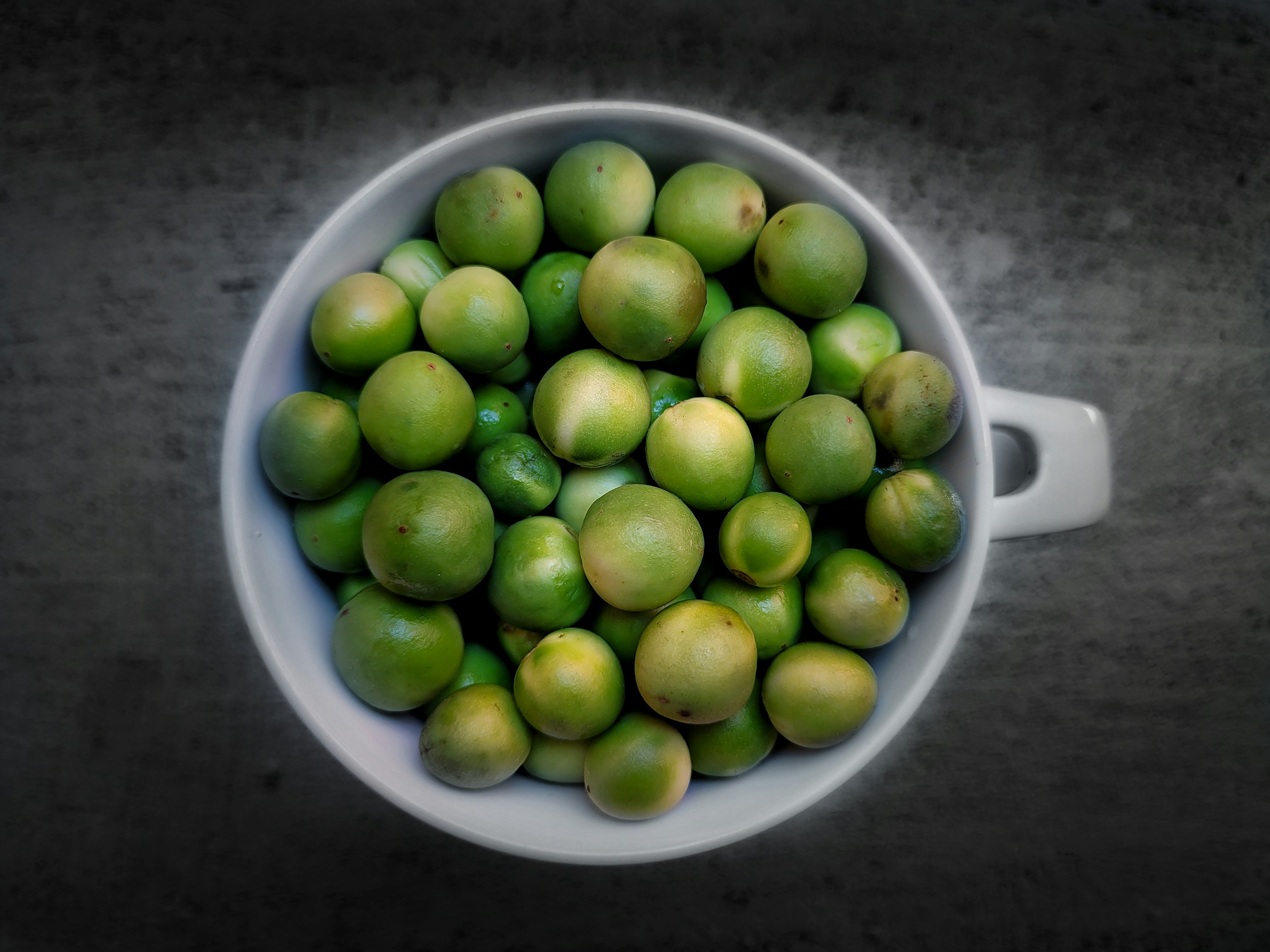 Above-the-Cup Citrus: A Circular Sea of Limes