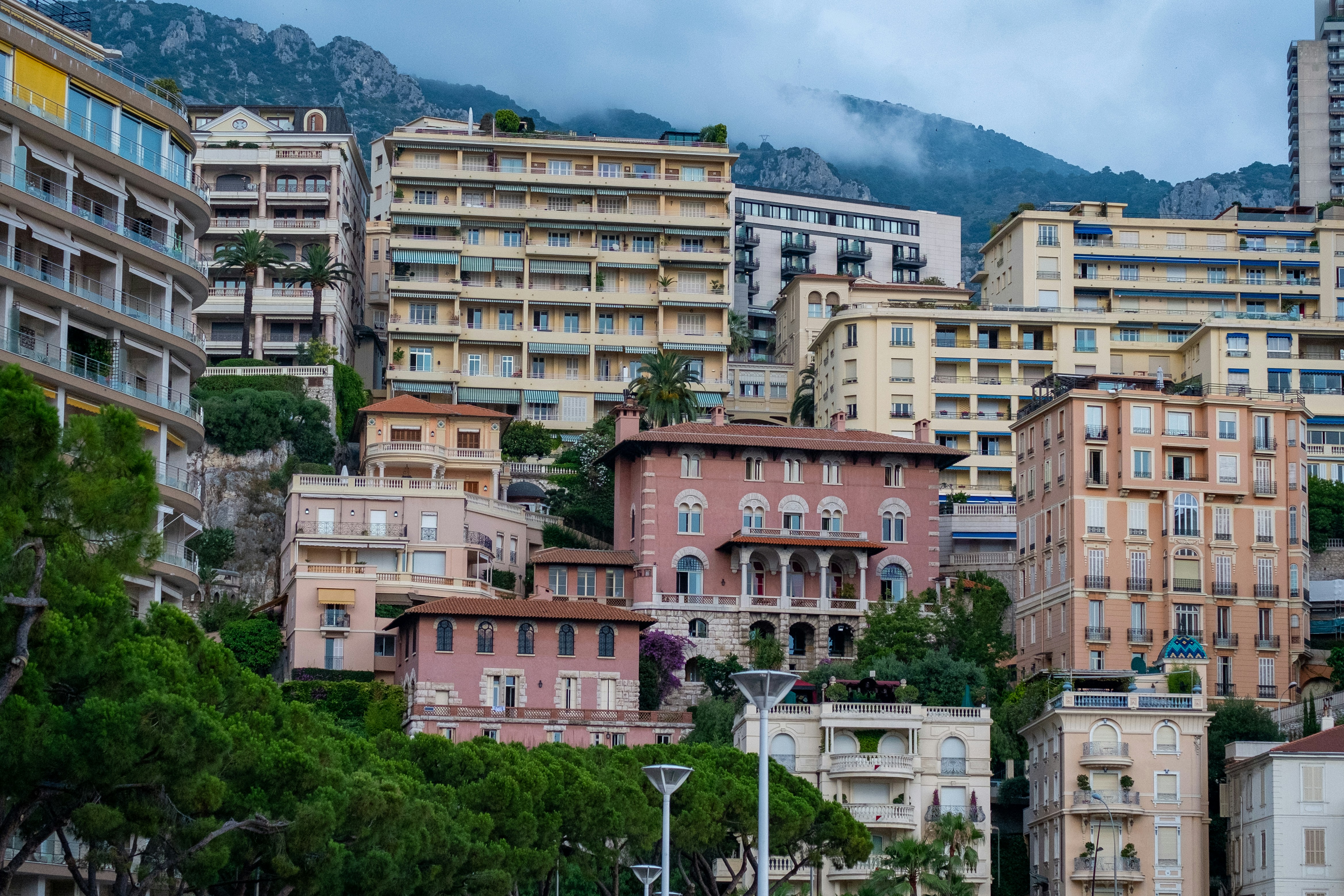 A bunch of buildings that are next to each other photo – Free Town ...