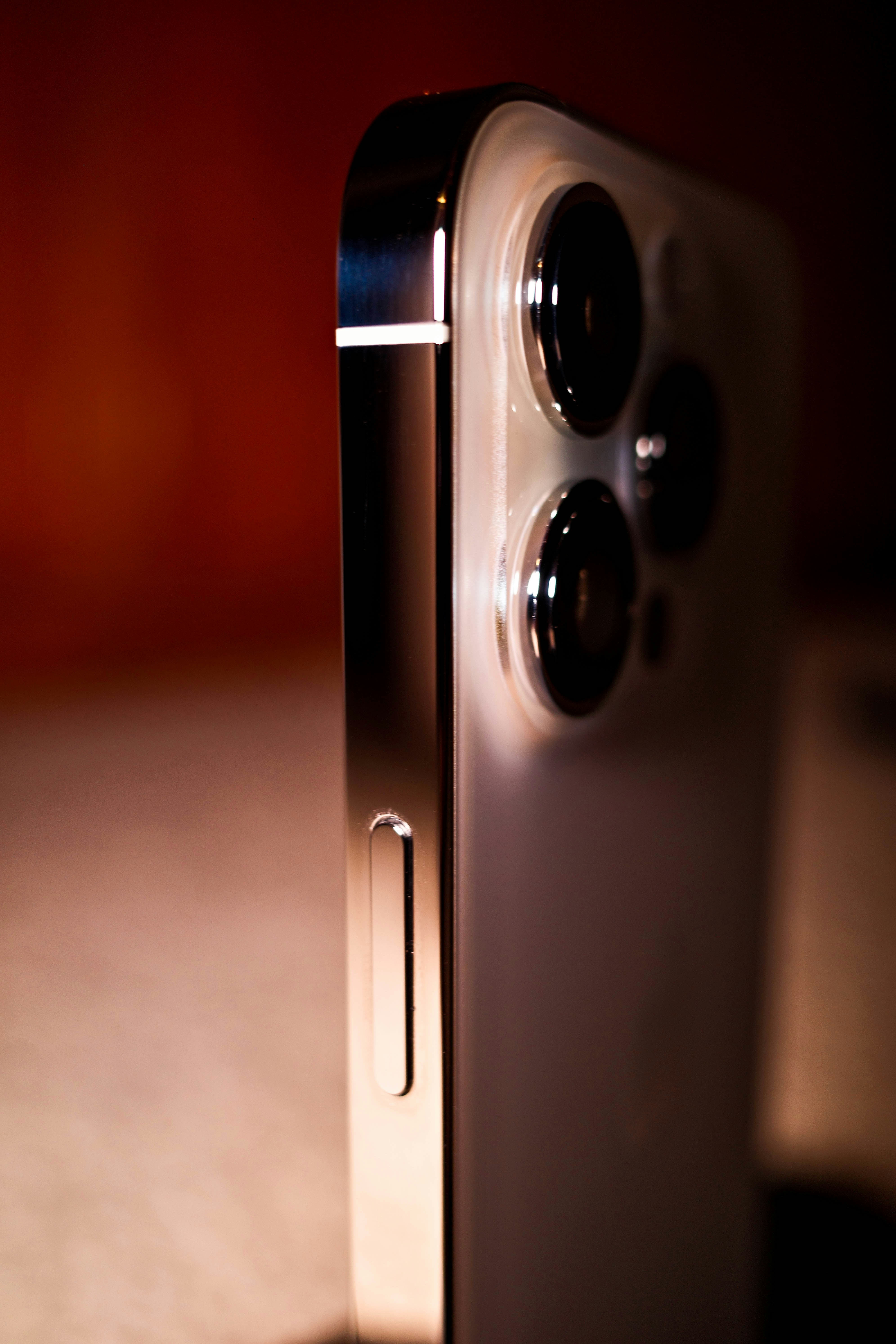 A close up view of the back of a cell phone photo – Free Technology ...