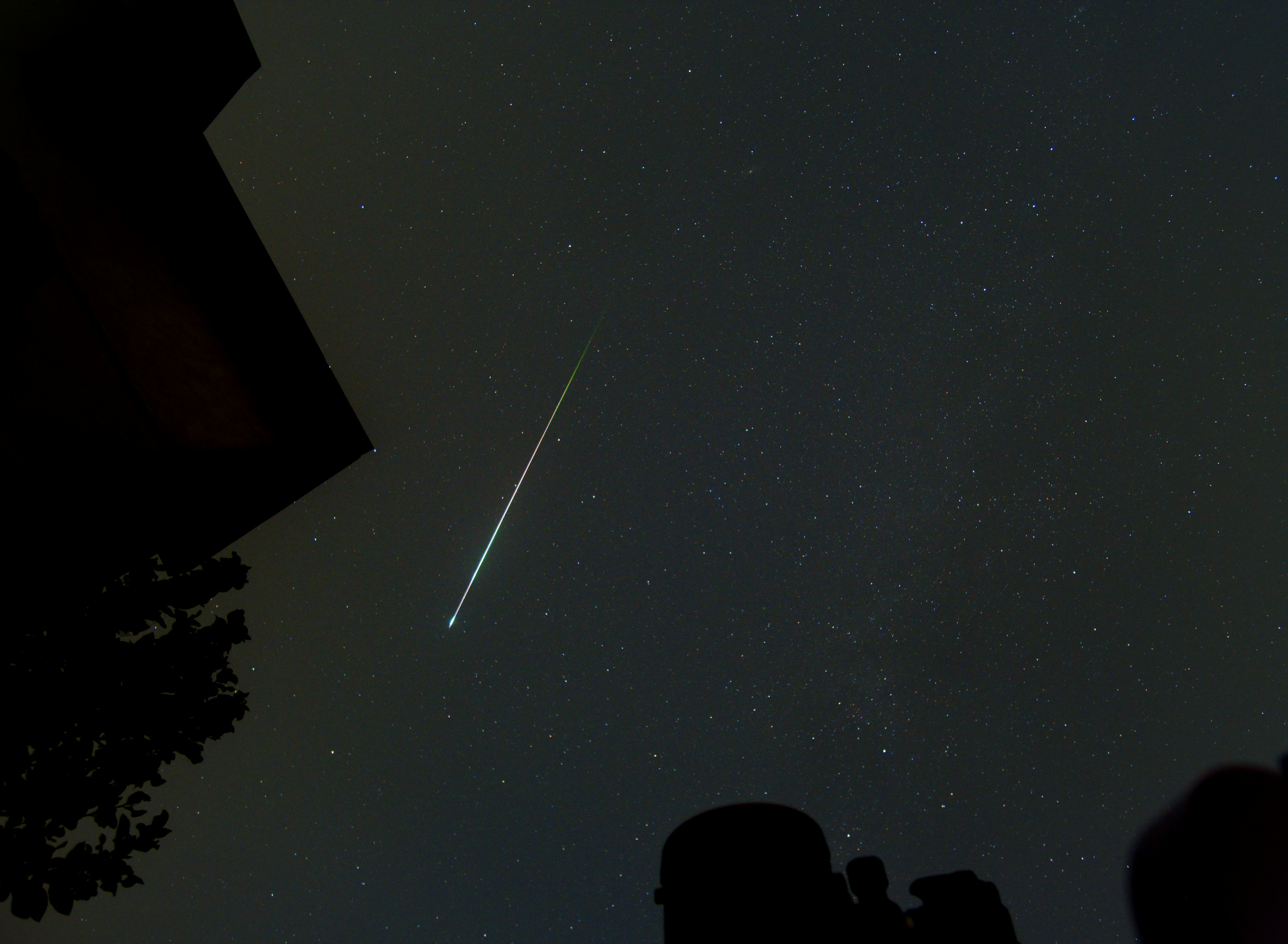 A shooting star is seen in the night sky photo – Free Italy Image on ...