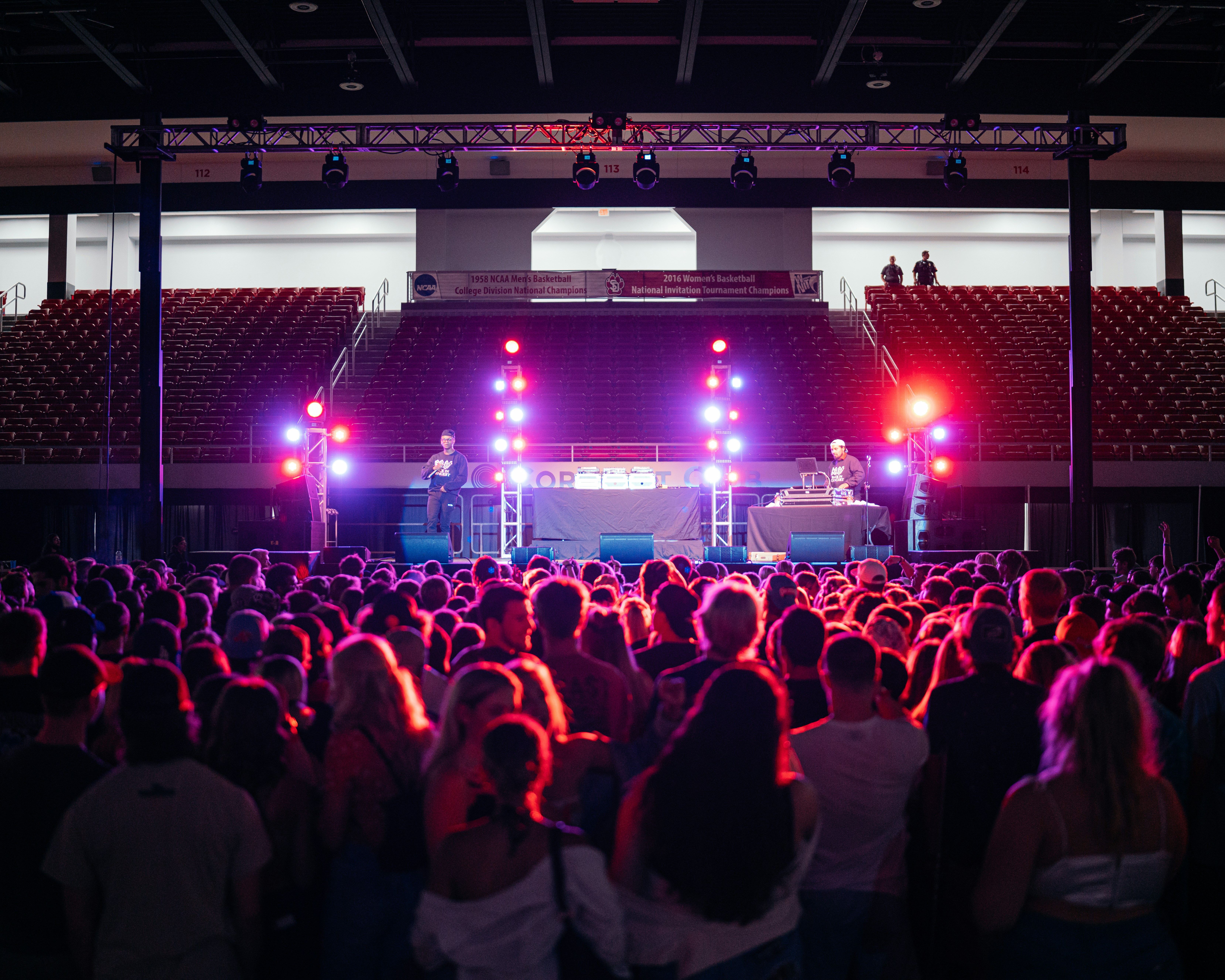 A large crowd of people in a large auditorium photo – Free Usa Image on ...