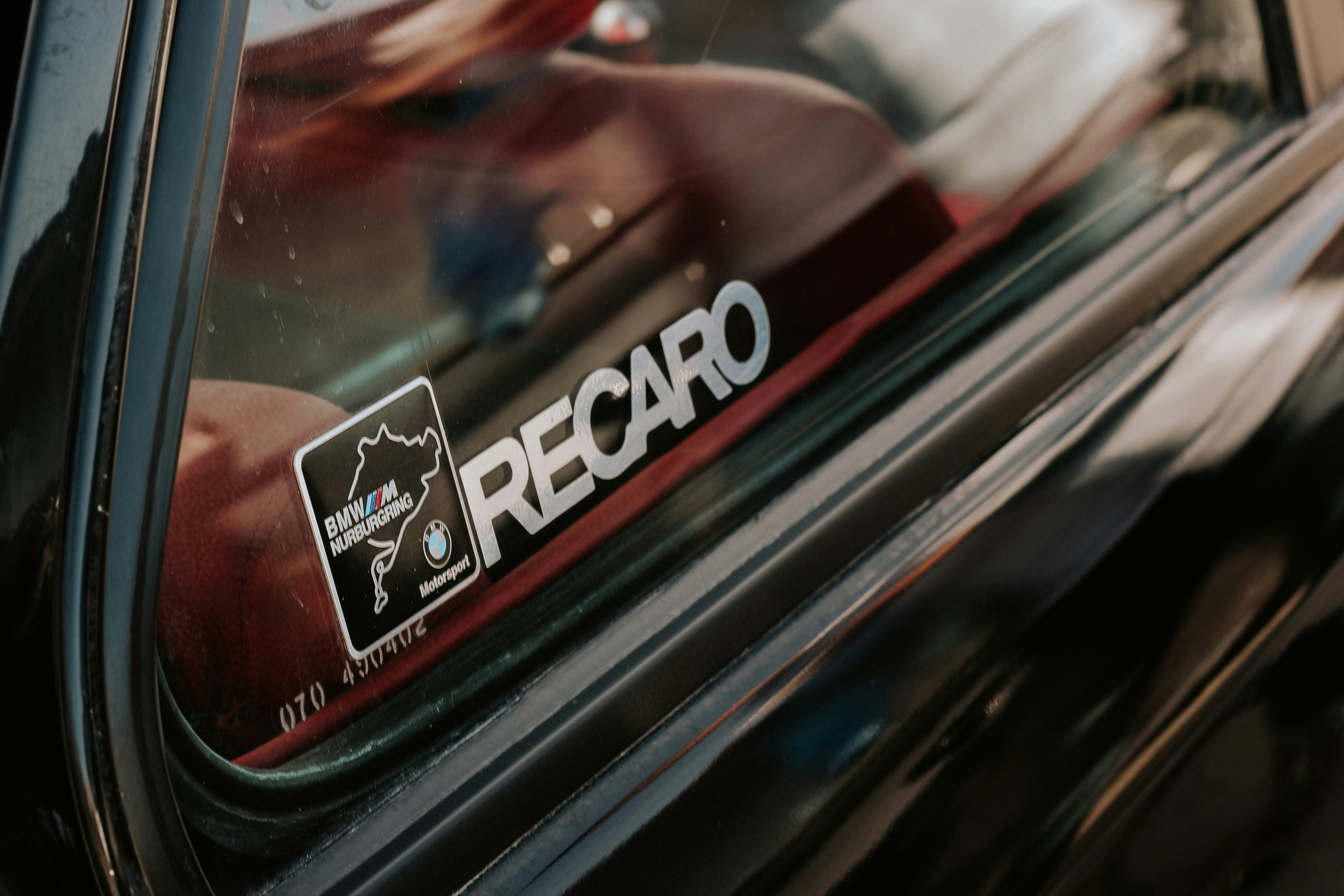 A car with the word recaro on it's side window photo – Free Cars ...