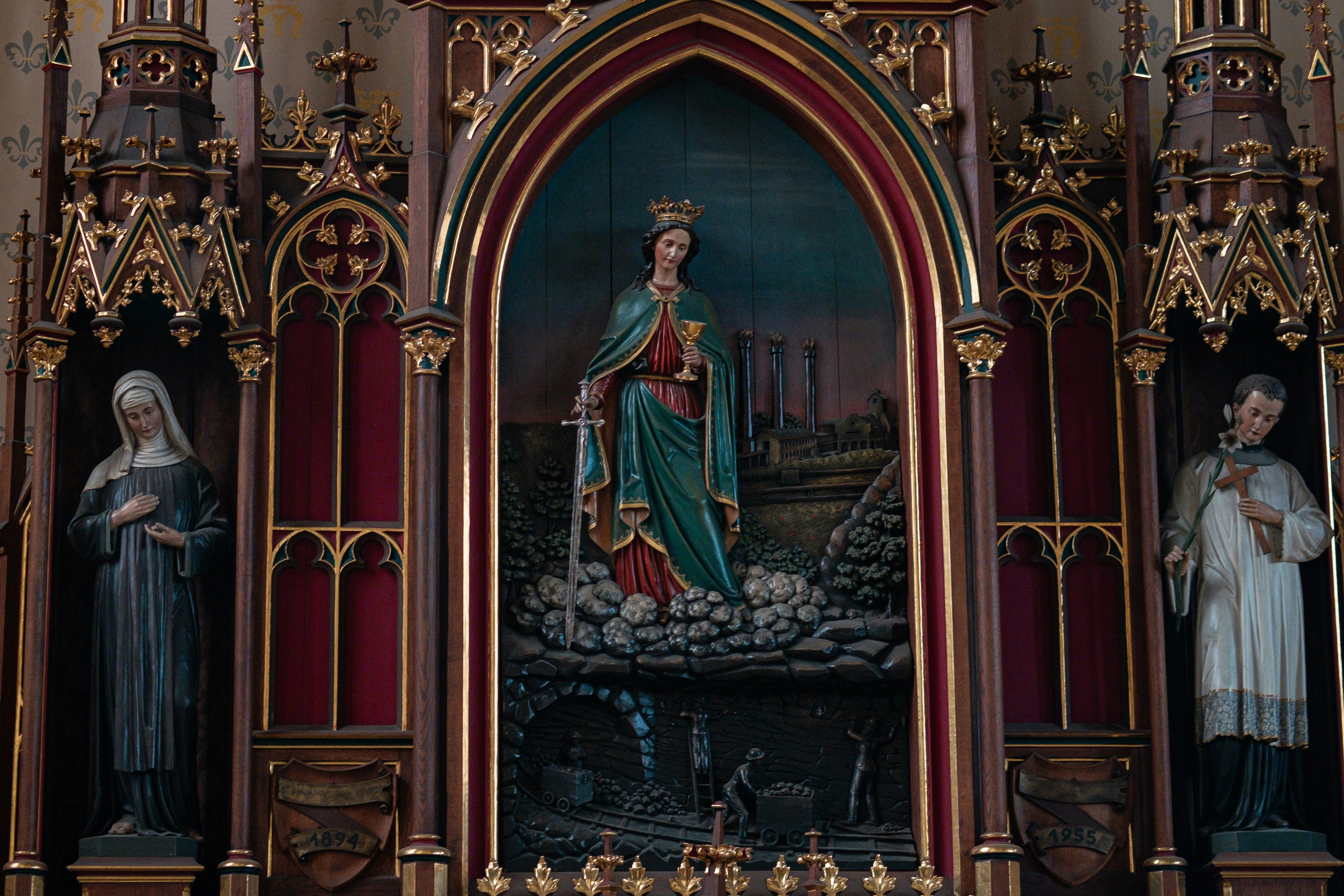 A painting of the virgin mary and the virgin mary photo – Free ...