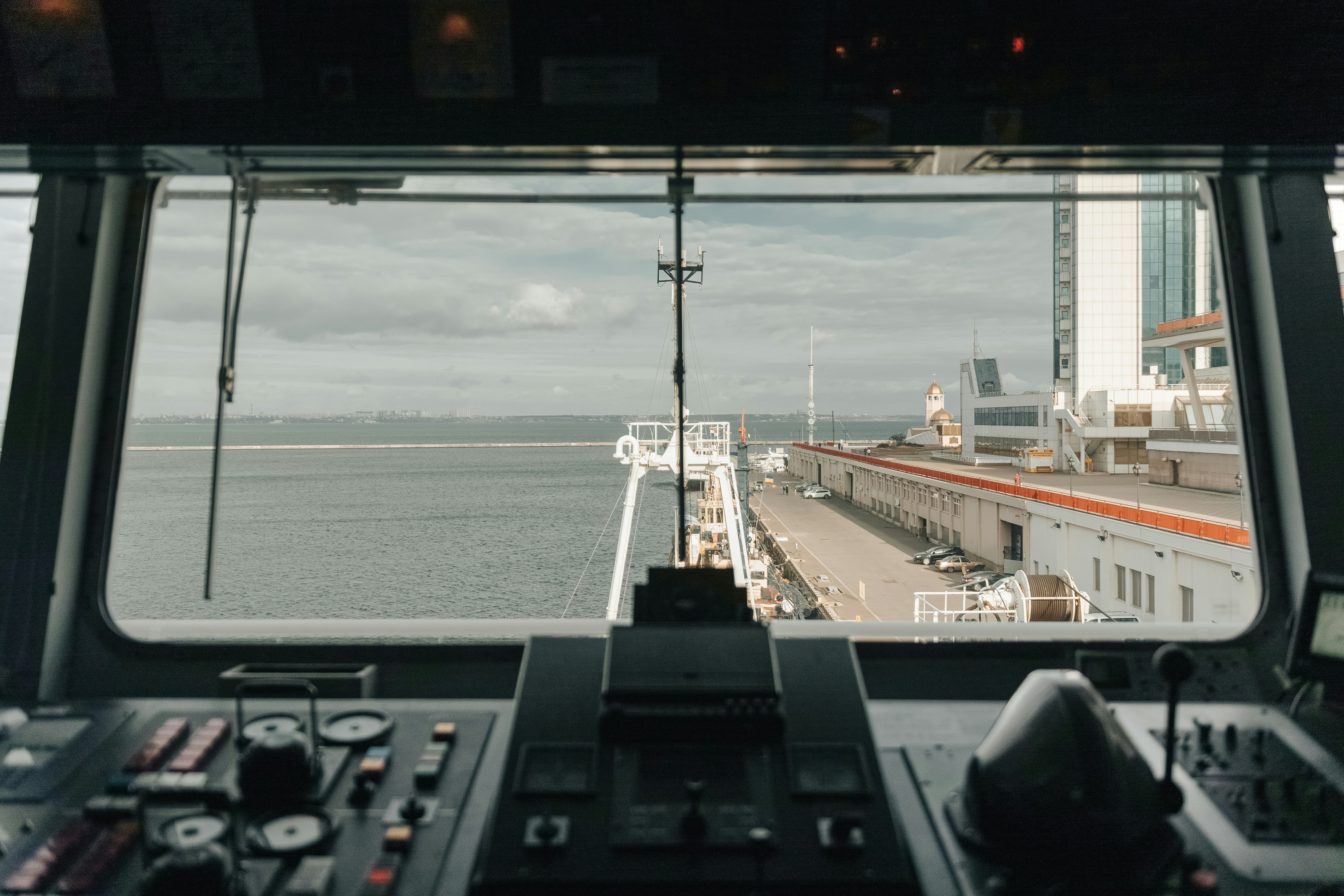 A view of the ocean from inside a ship photo – Free Grey Image on Unsplash