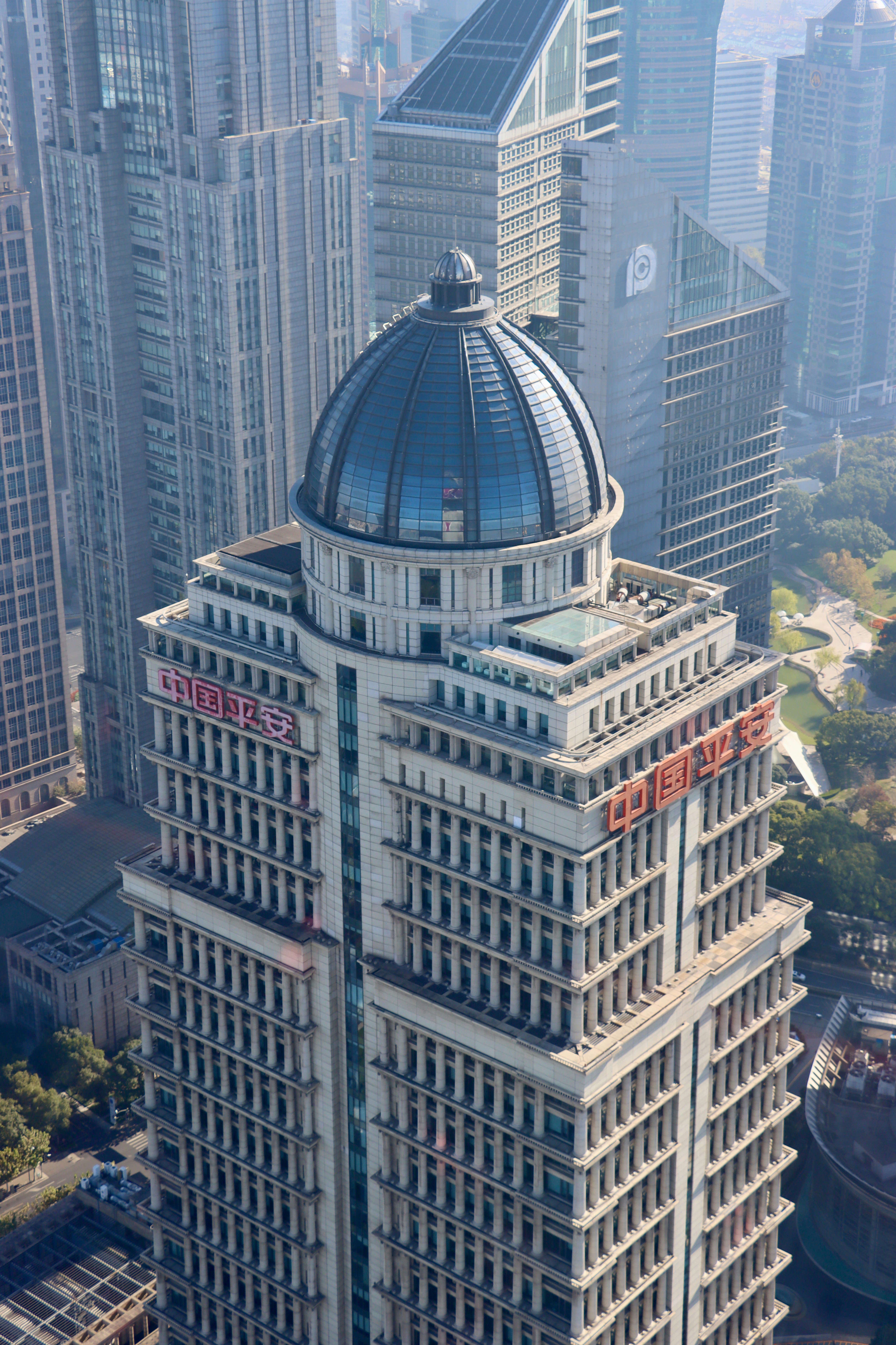 A very tall building with a dome on top photo – Free Grey Image on Unsplash