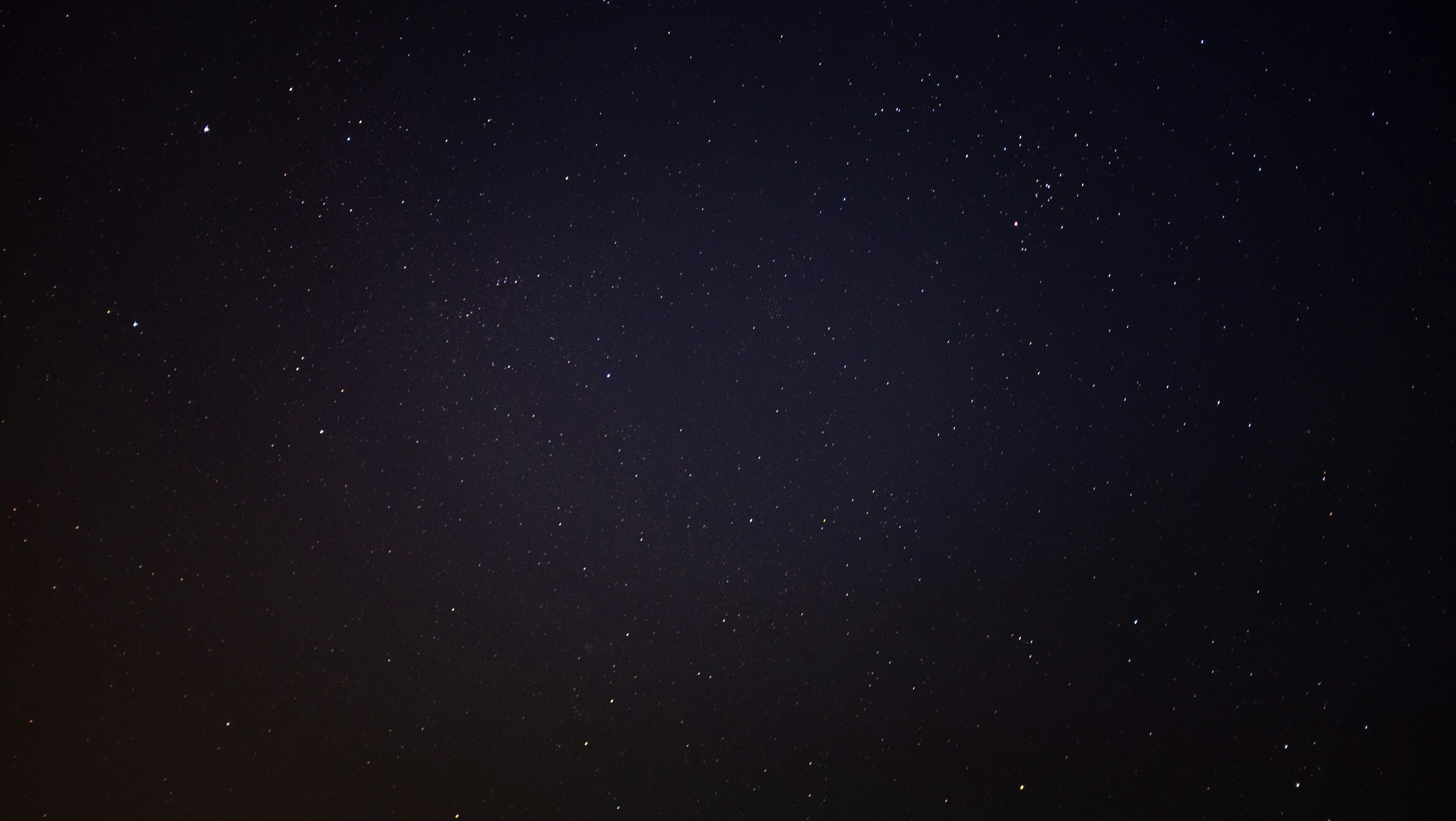 A night sky with a few stars in it photo – Free Black Image on Unsplash