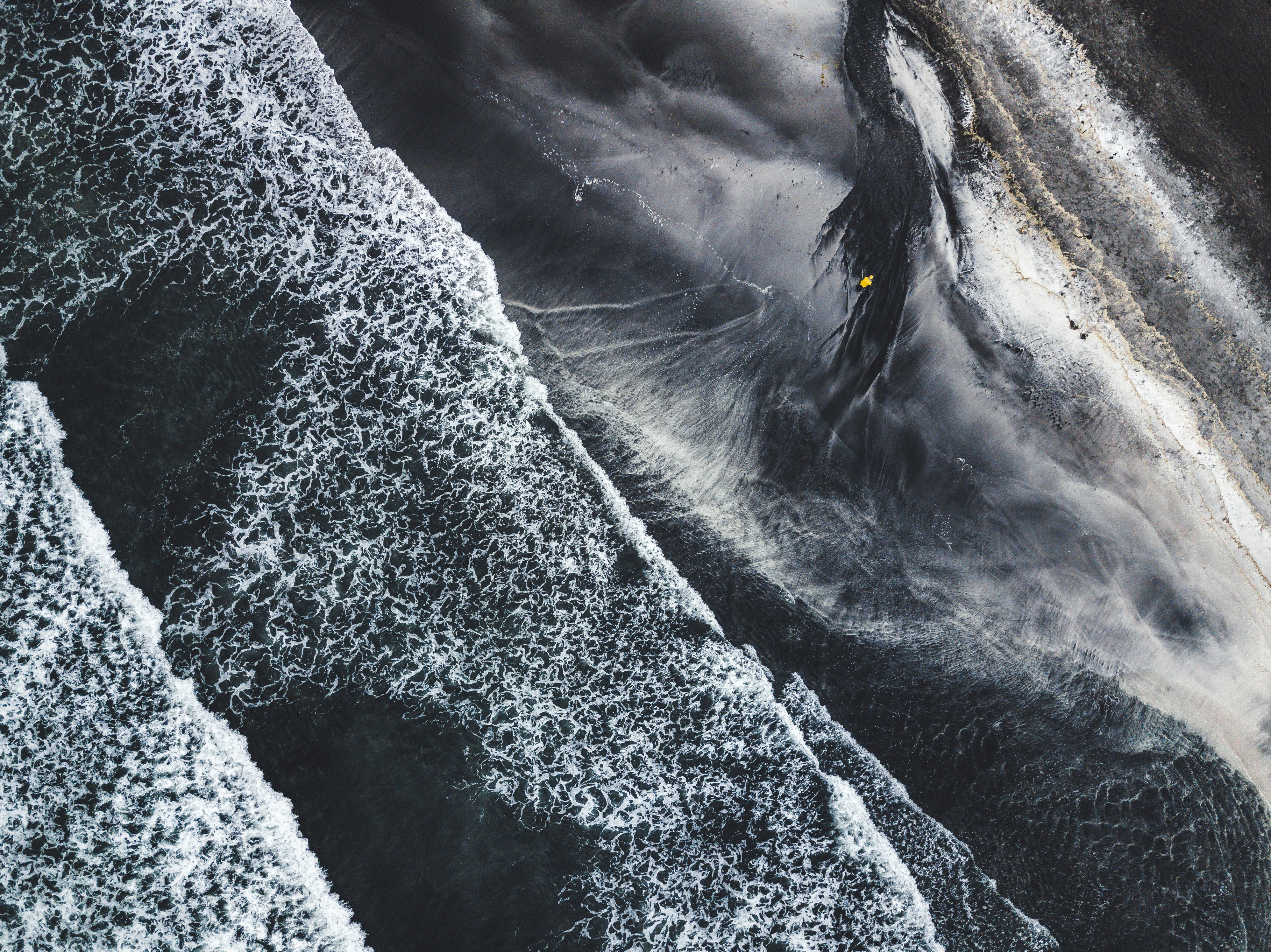 Icy Spine: Aerial Veins of Foam and Shoreline