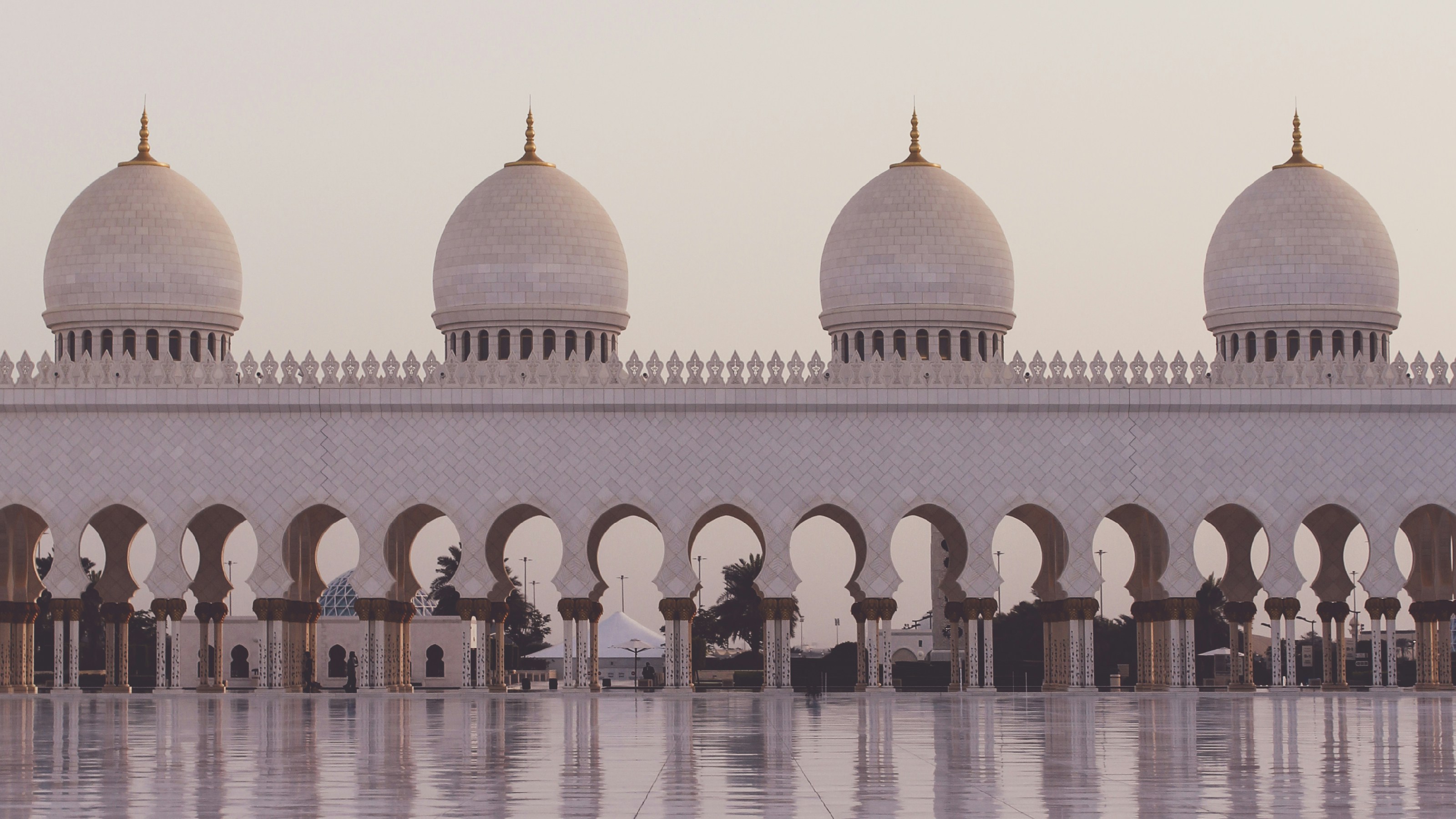 A large white building with arches and domes photo – Free Sheikh zayed ...