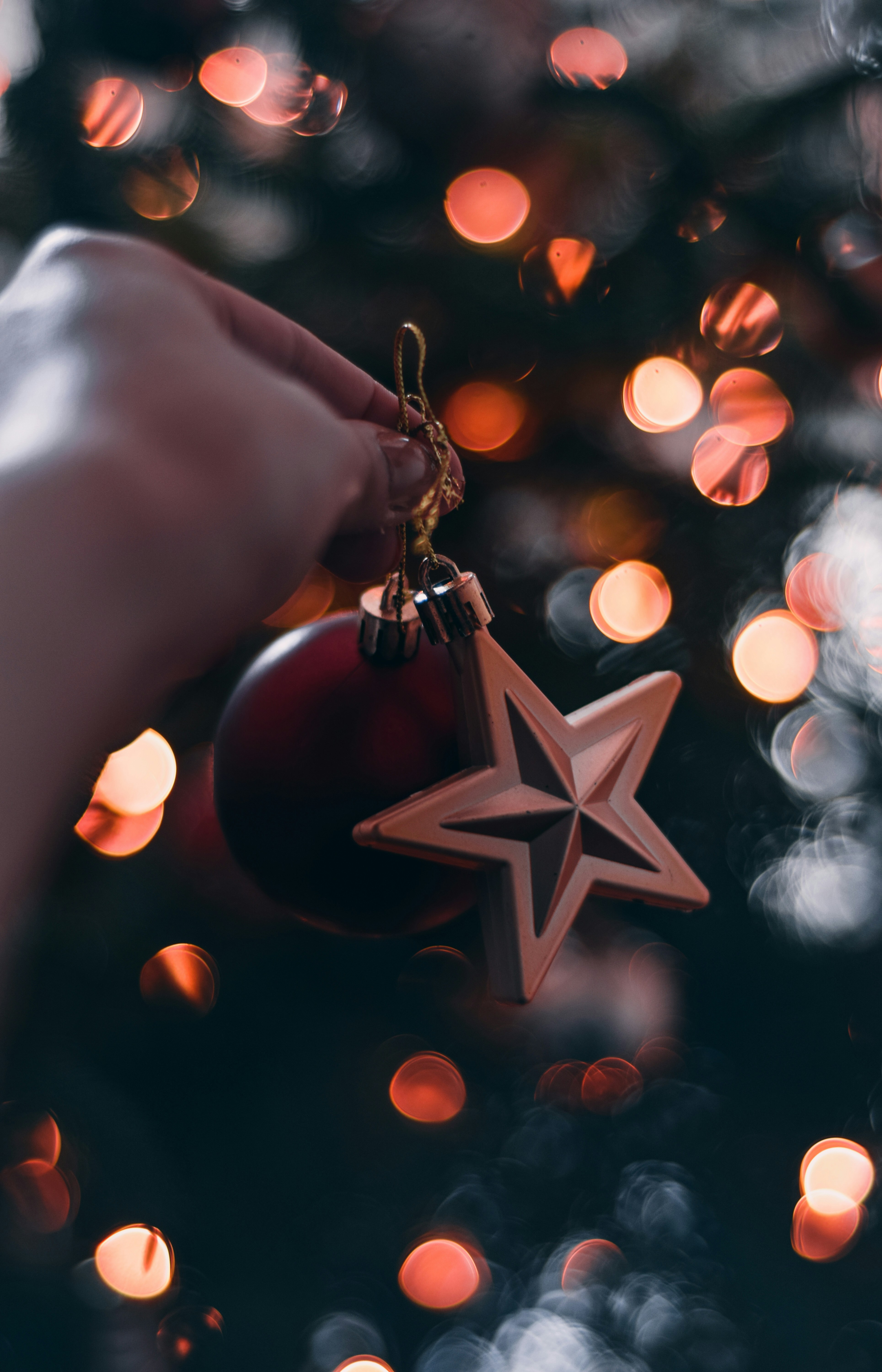 Ornament in Focus: a Hand-Guided Christmas Moment