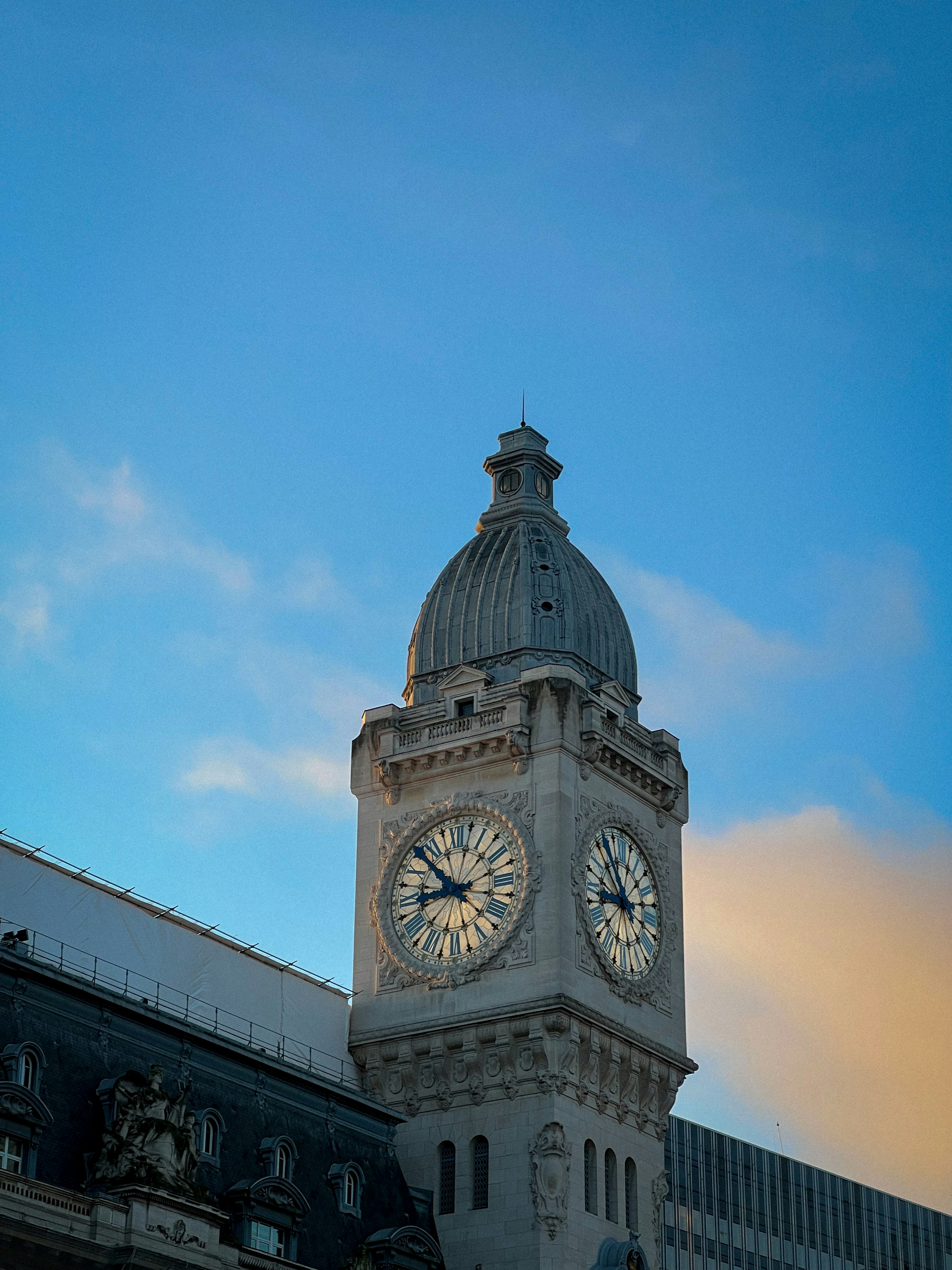 A tall clock tower with a sky background photo – Free Building Image on ...