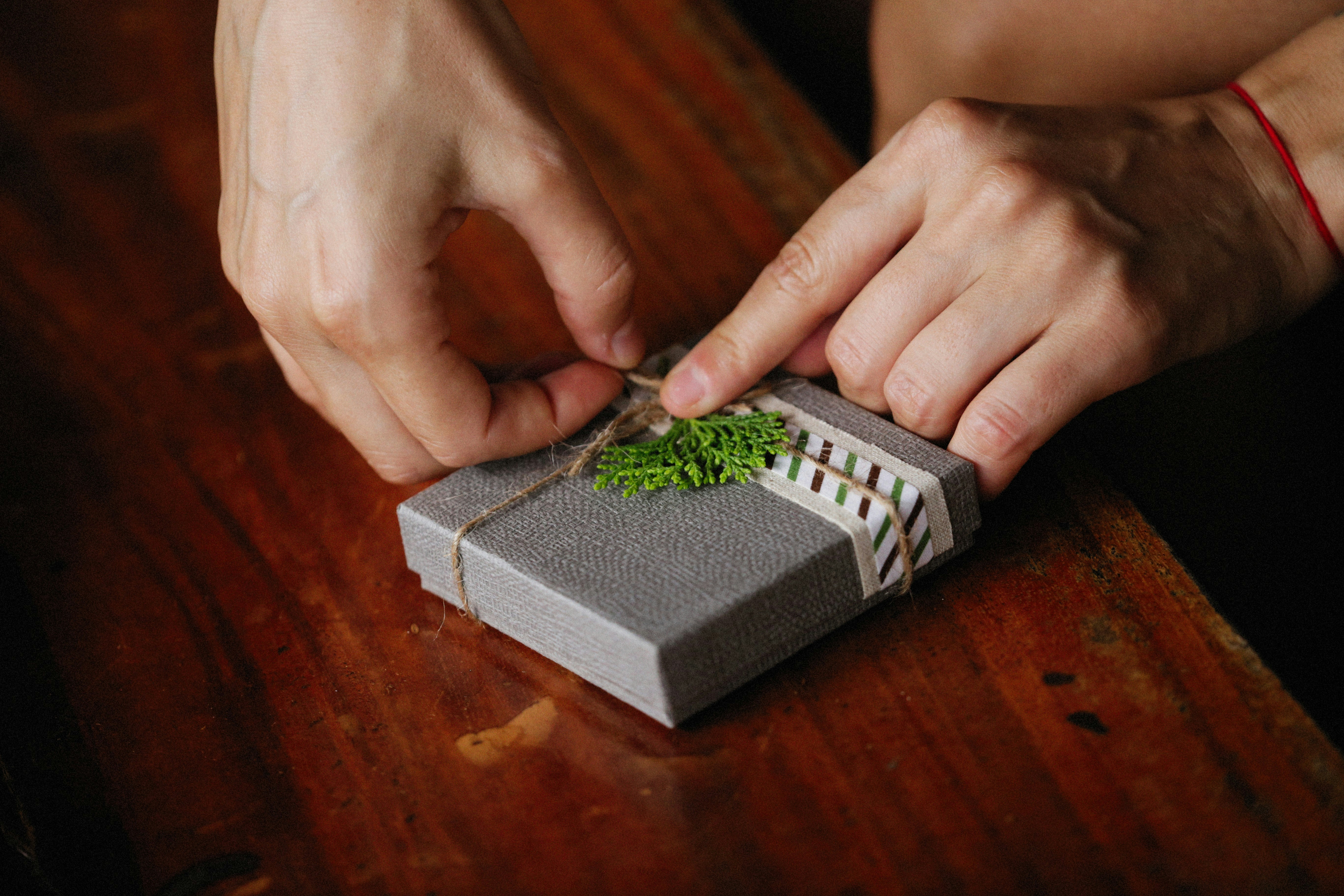 Green Threaded Craft: a tiny herb bundle takes shape