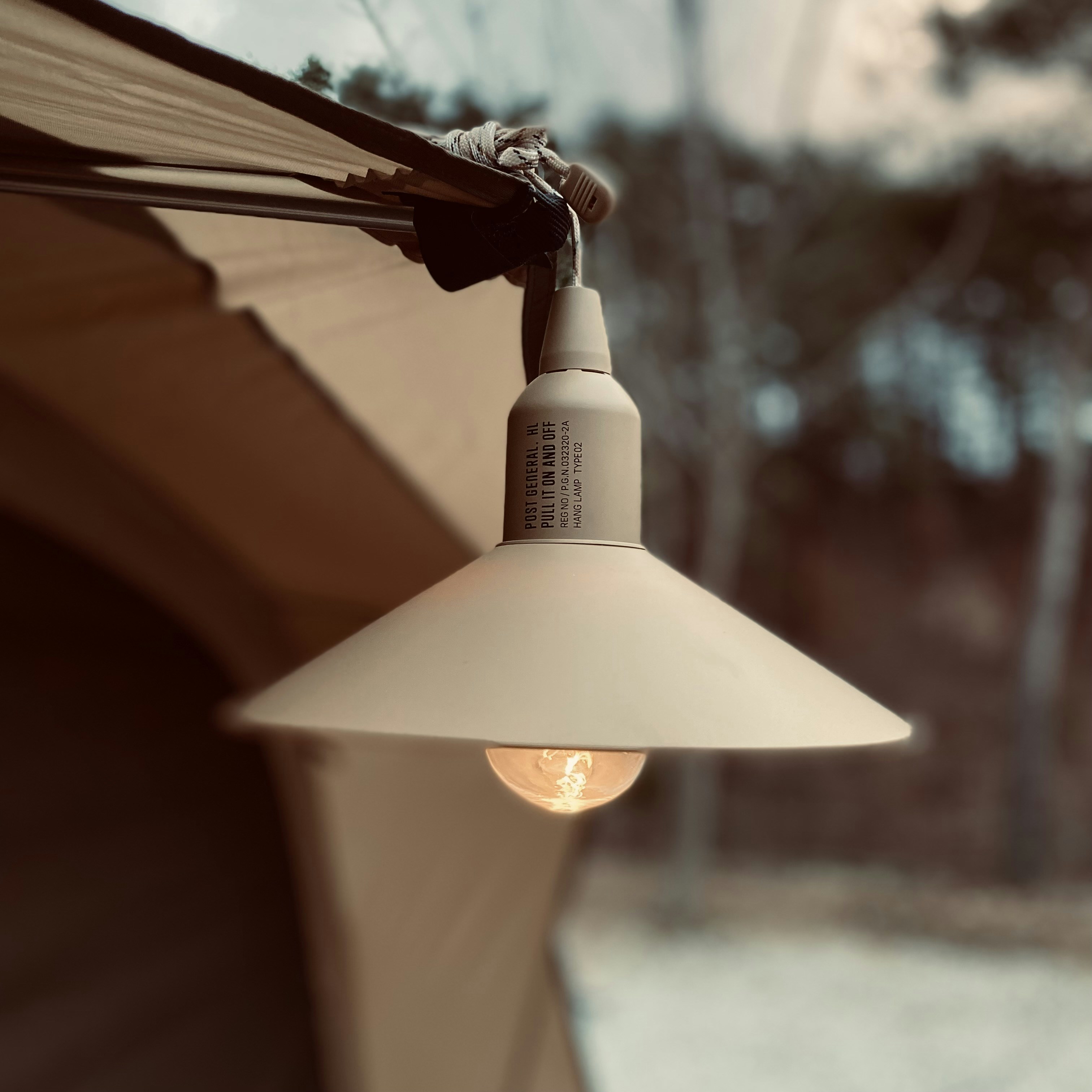 Pendant Glow: A Close-Up of an Outdoor Hanging Lamp