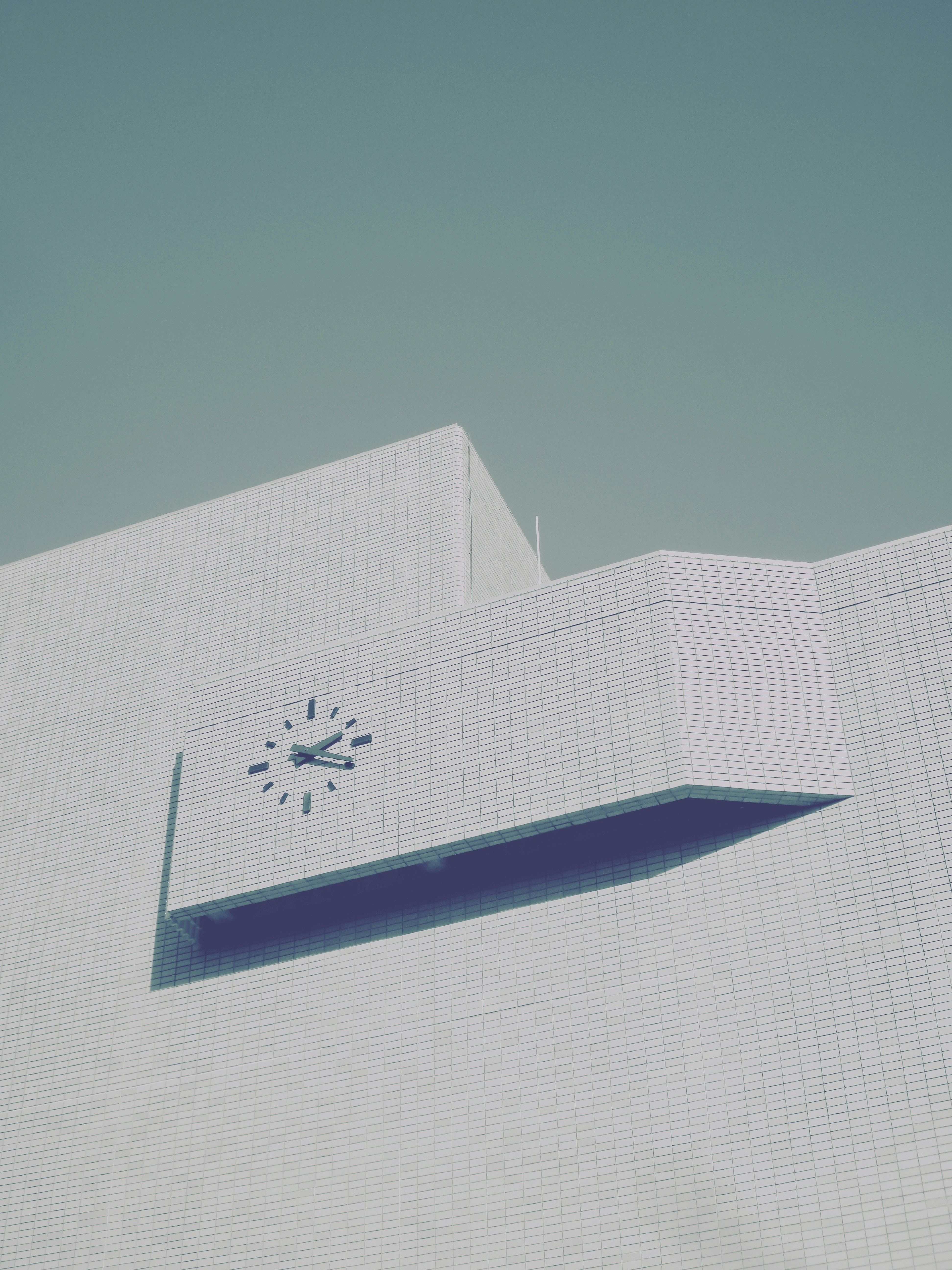 Clocked Architecture Under a Quiet Sky