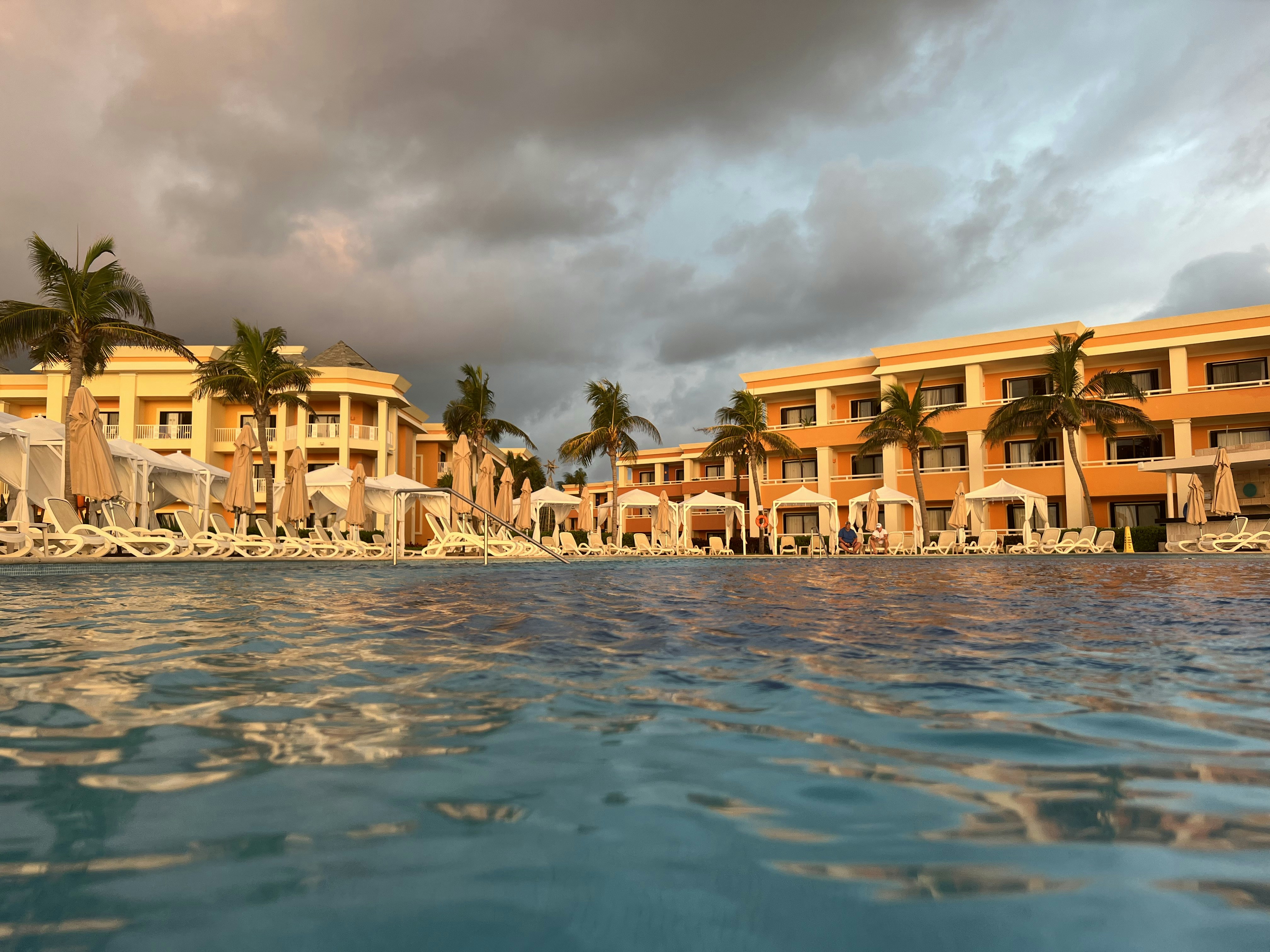 Yaro Muzychenko Photos | Télécharger des images gratuites sur Unsplash