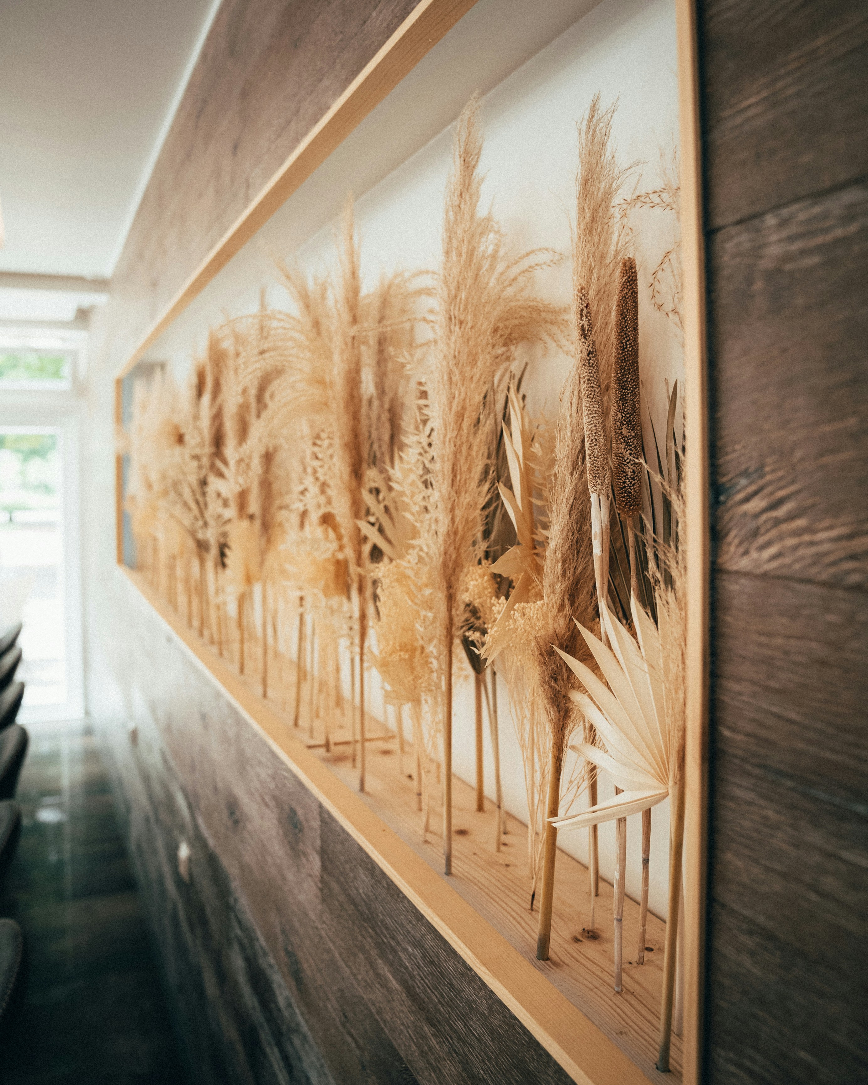 Framed Murnau: Pampas Fronds in a Light-Warm Gallery